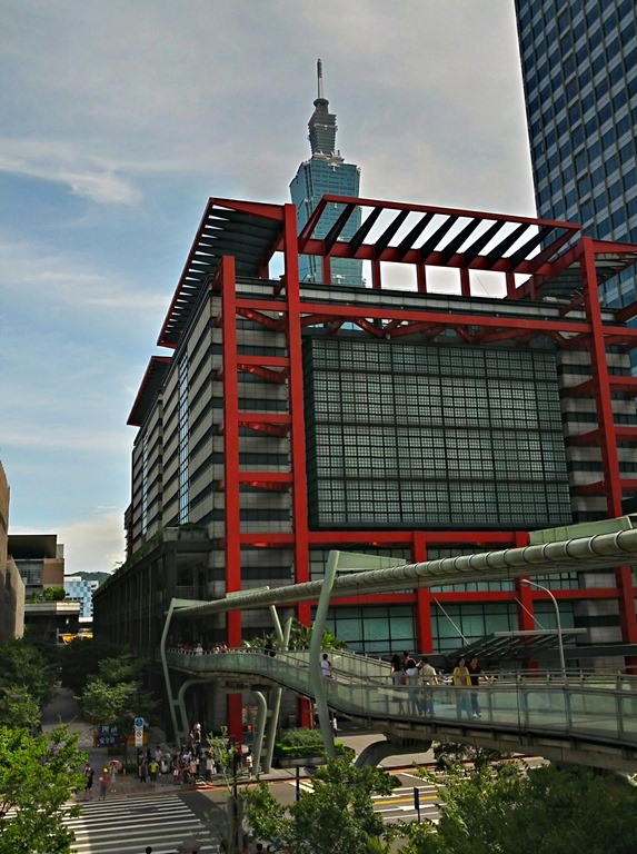 Taipei 101 & City Hall | Visions of Travel