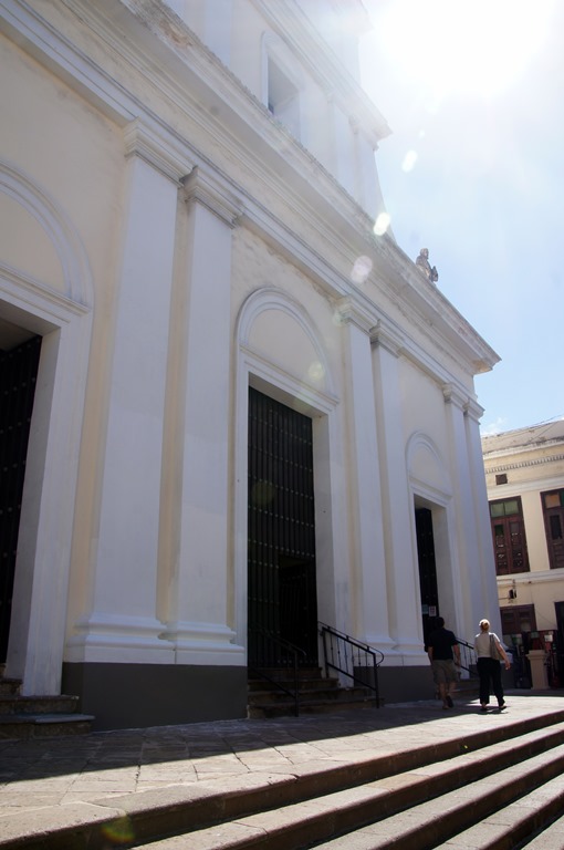 Cathedral de San Juan Bautista : Old San Juan | Visions of Travel