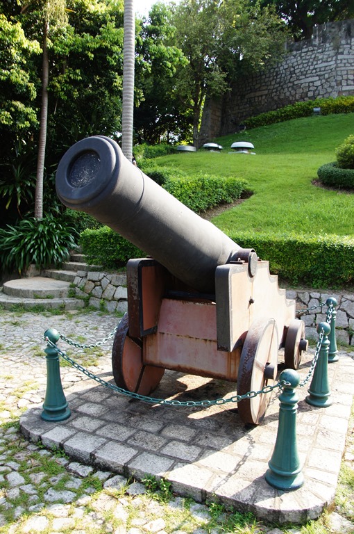 Guia Hill, Lighthouse & Fortress : Macau | Visions of Travel