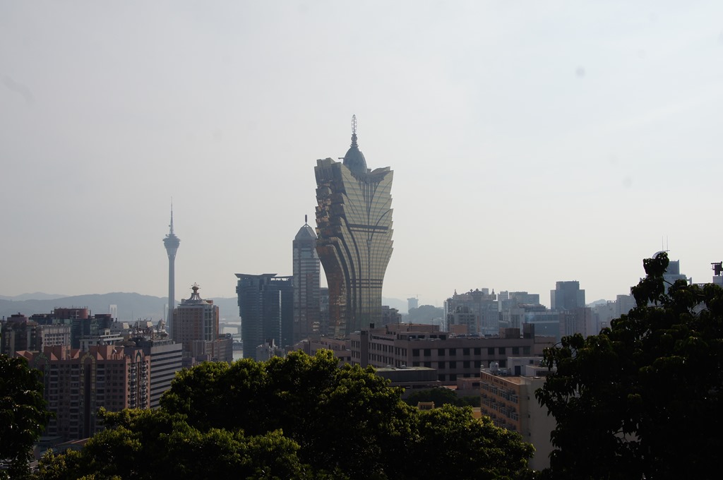 Guia Hill, Lighthouse & Fortress : Macau | Visions of Travel