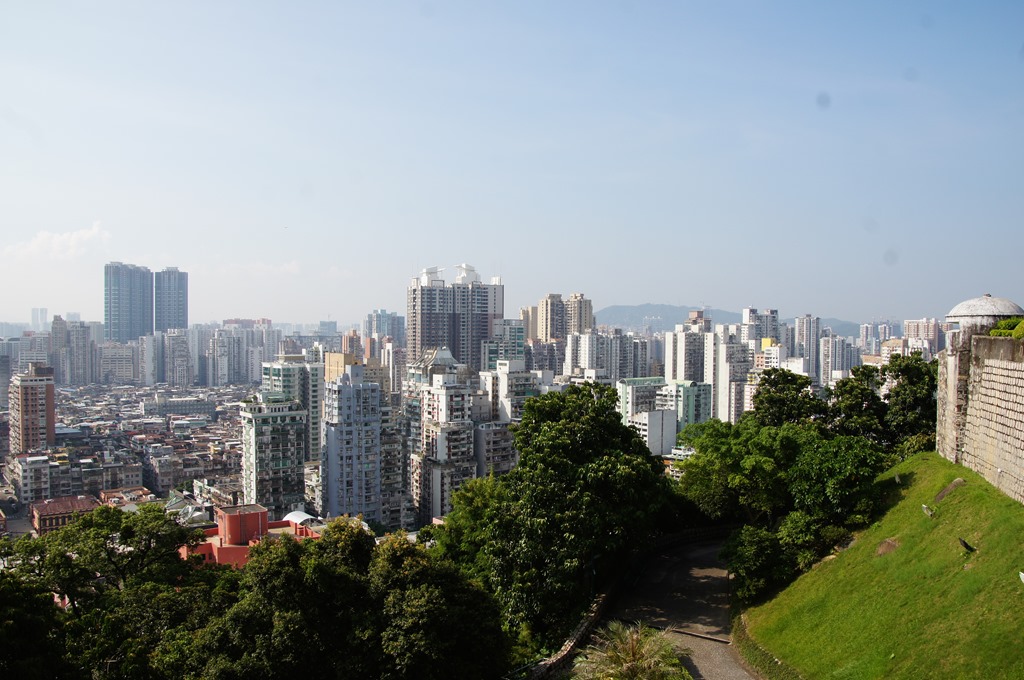 Guia Hill, Lighthouse & Fortress : Macau | Visions of Travel