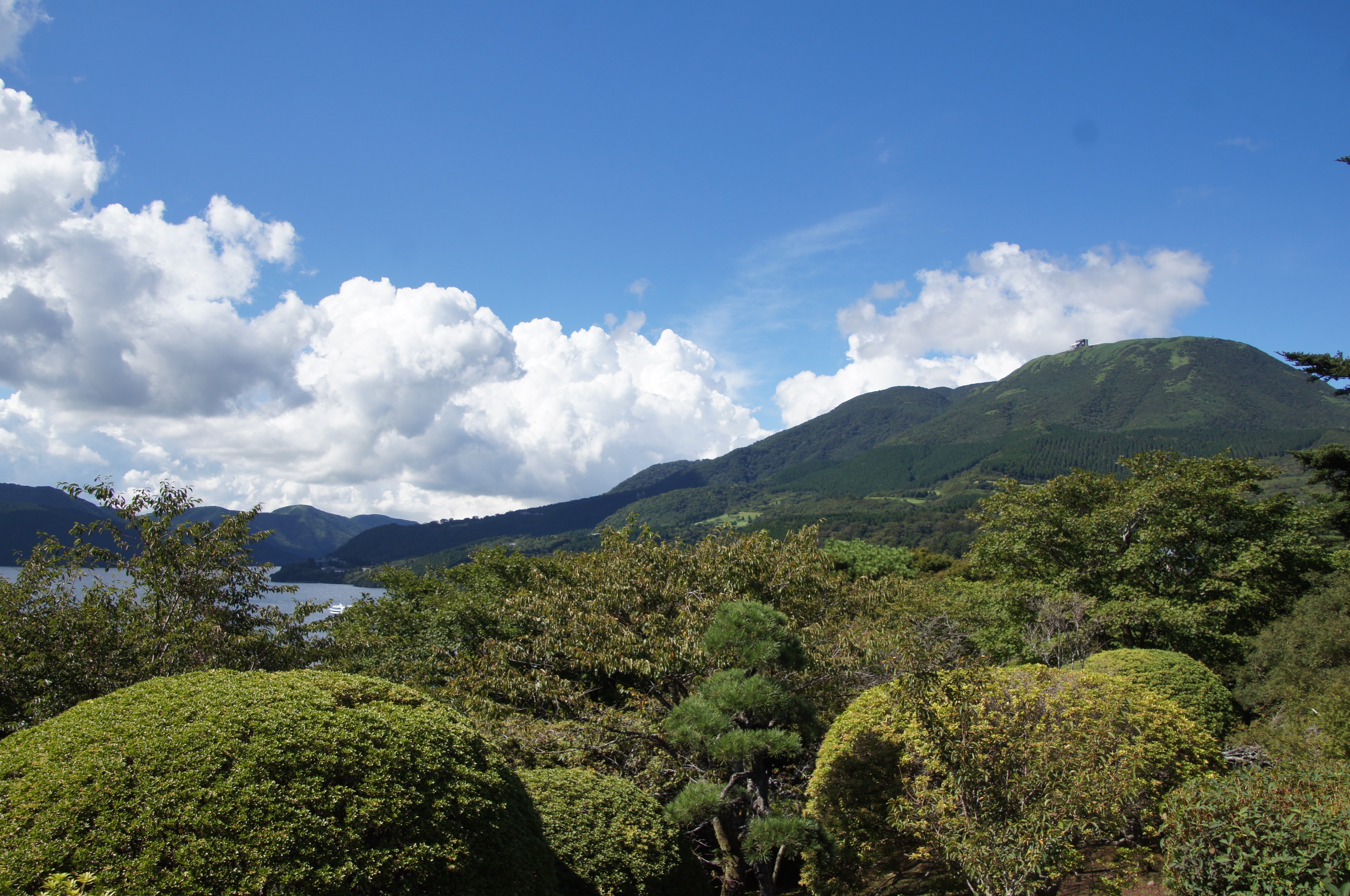 Detached Palace Garden and Old Tokaido & Checkpoint : Hakone | Visions ...