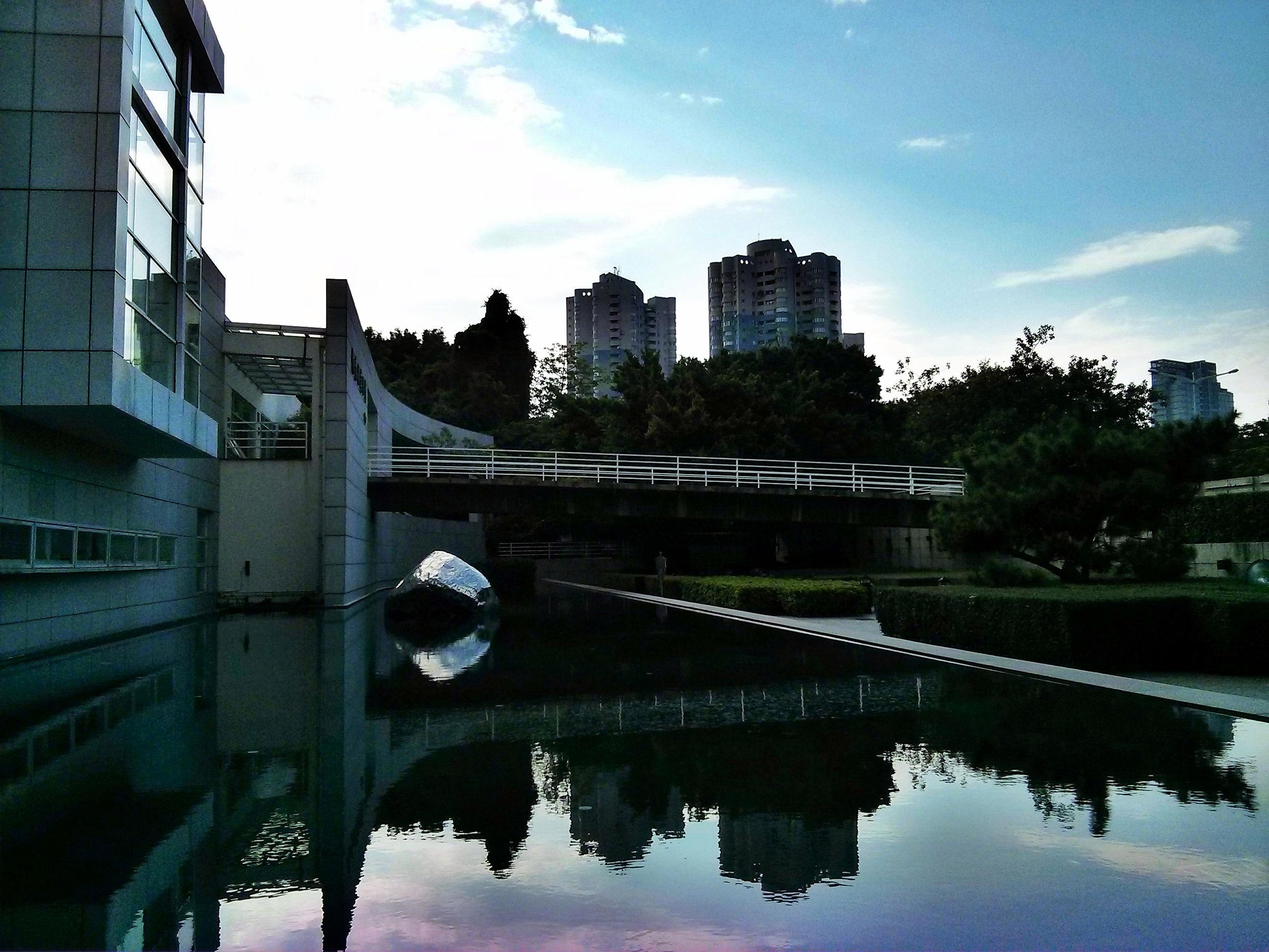 He Xiangning Art Museum : Shenzhen | Visions of Travel