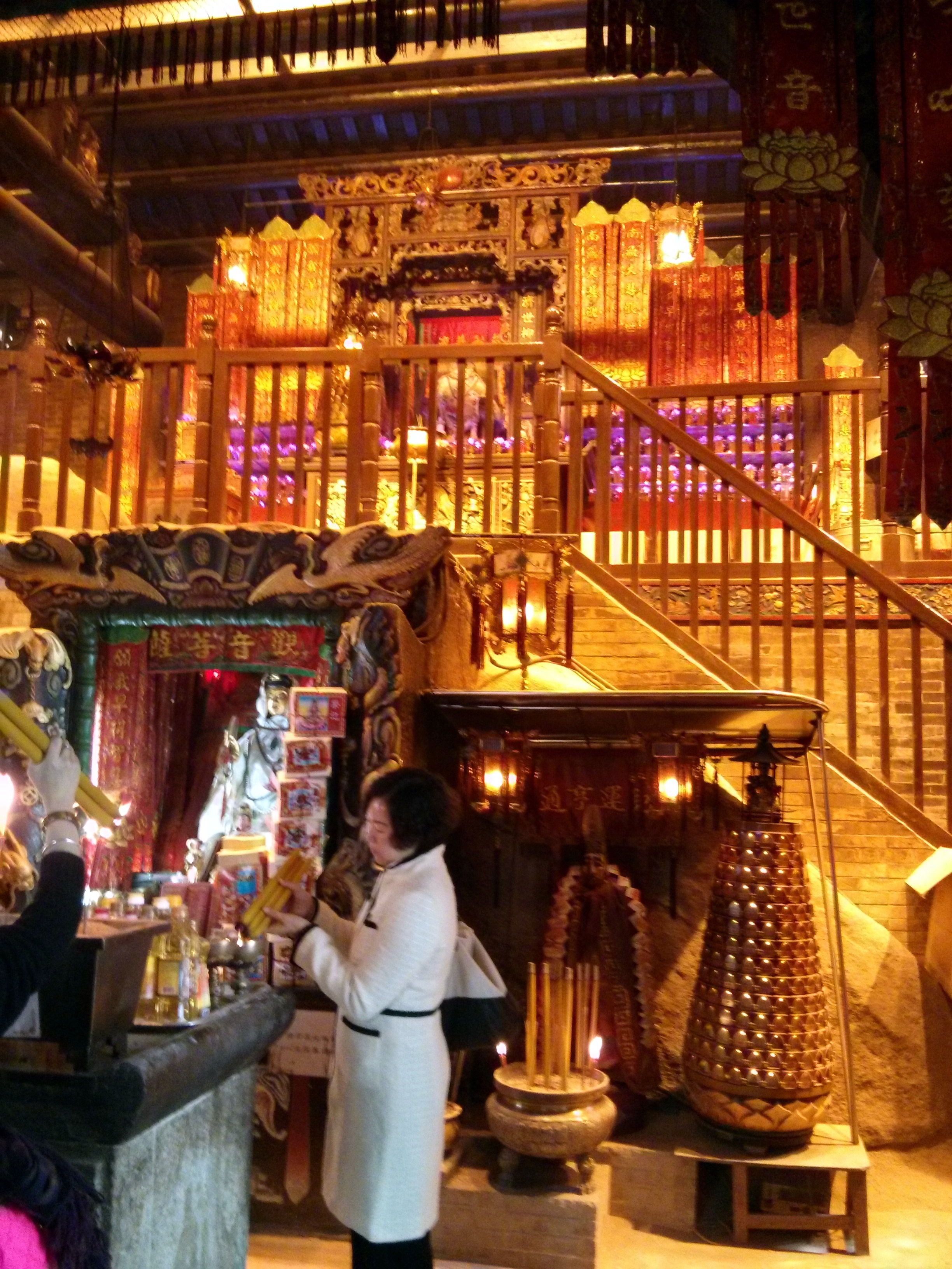 Tin Hau & Lin Fa Kung Temples : Tai Hang | Visions of Travel