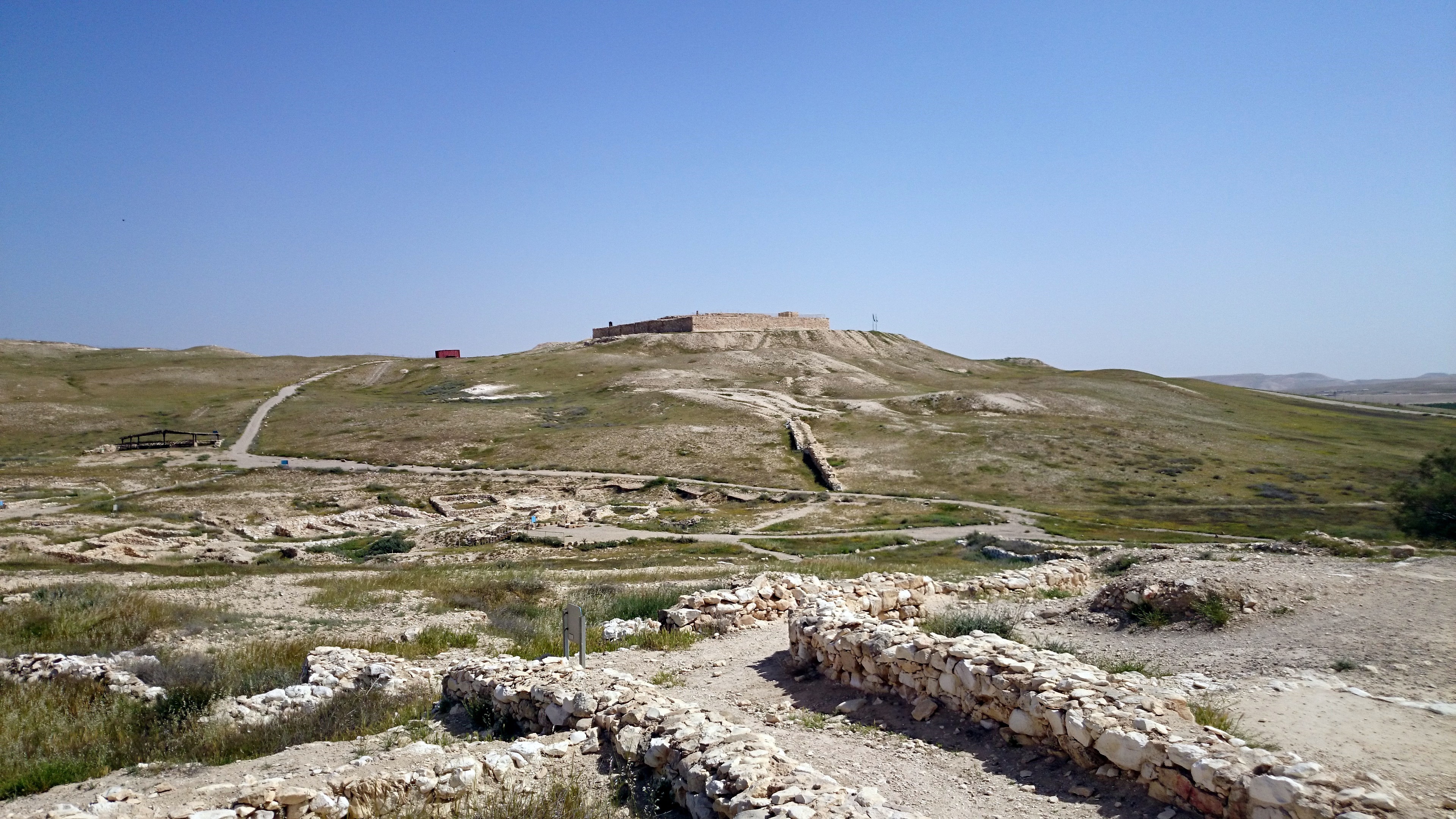 The ancient city of Tel Arad : Negev – Southern Israel | Visions of Travel