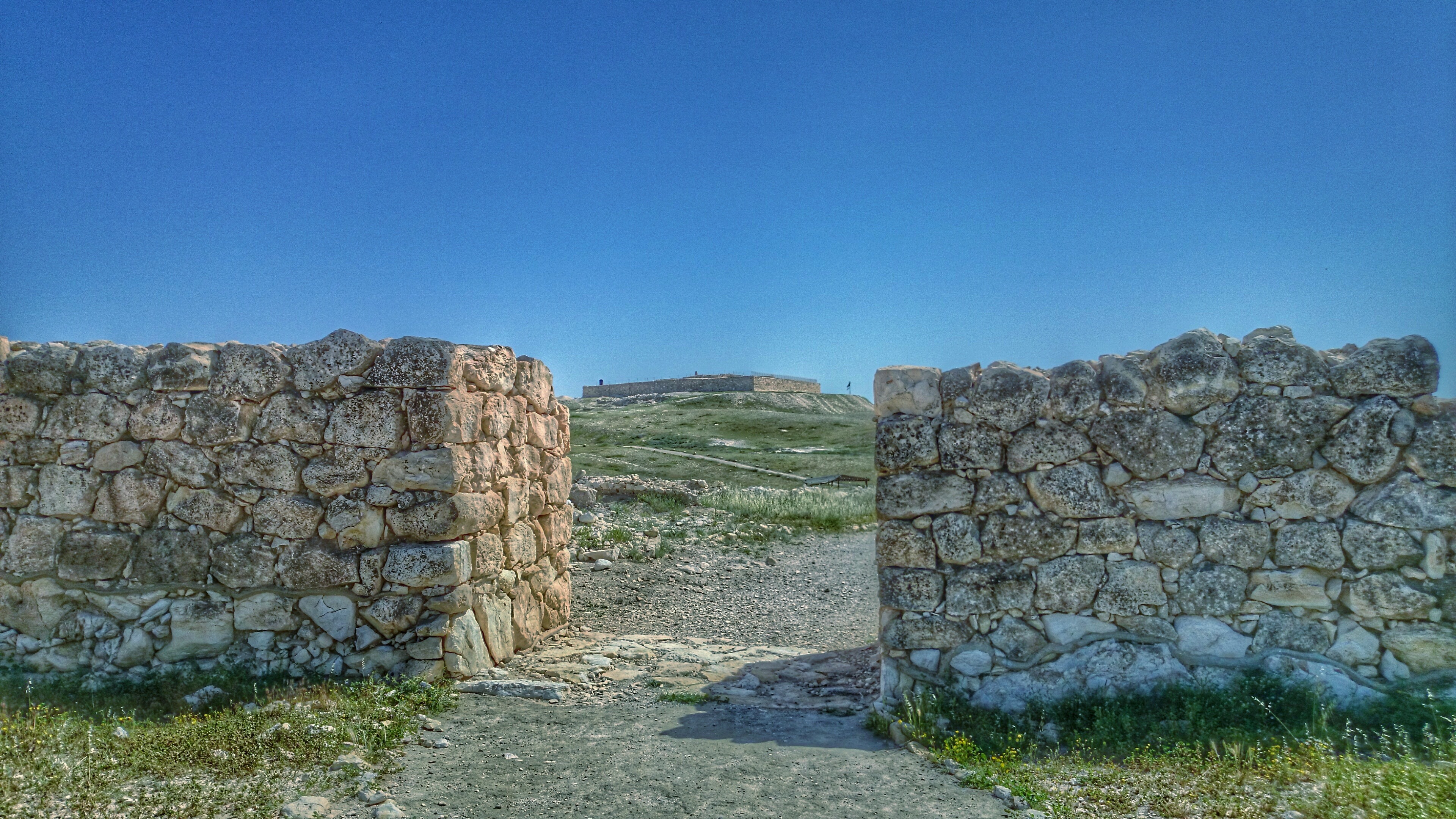 The ancient city of Tel Arad : Negev – Southern Israel | Visions of Travel