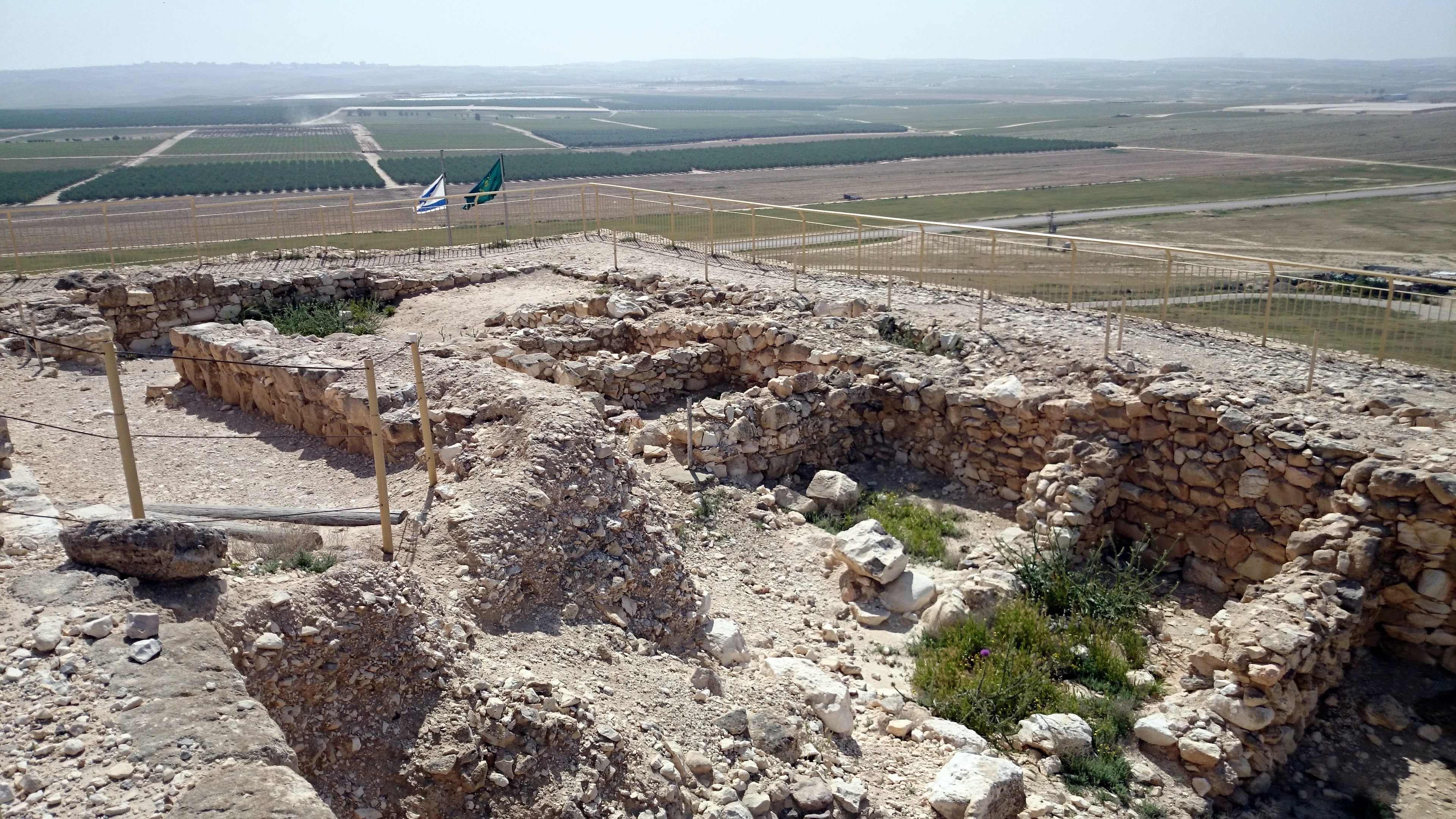 The ancient city of Tel Arad : Negev – Southern Israel | Visions of Travel