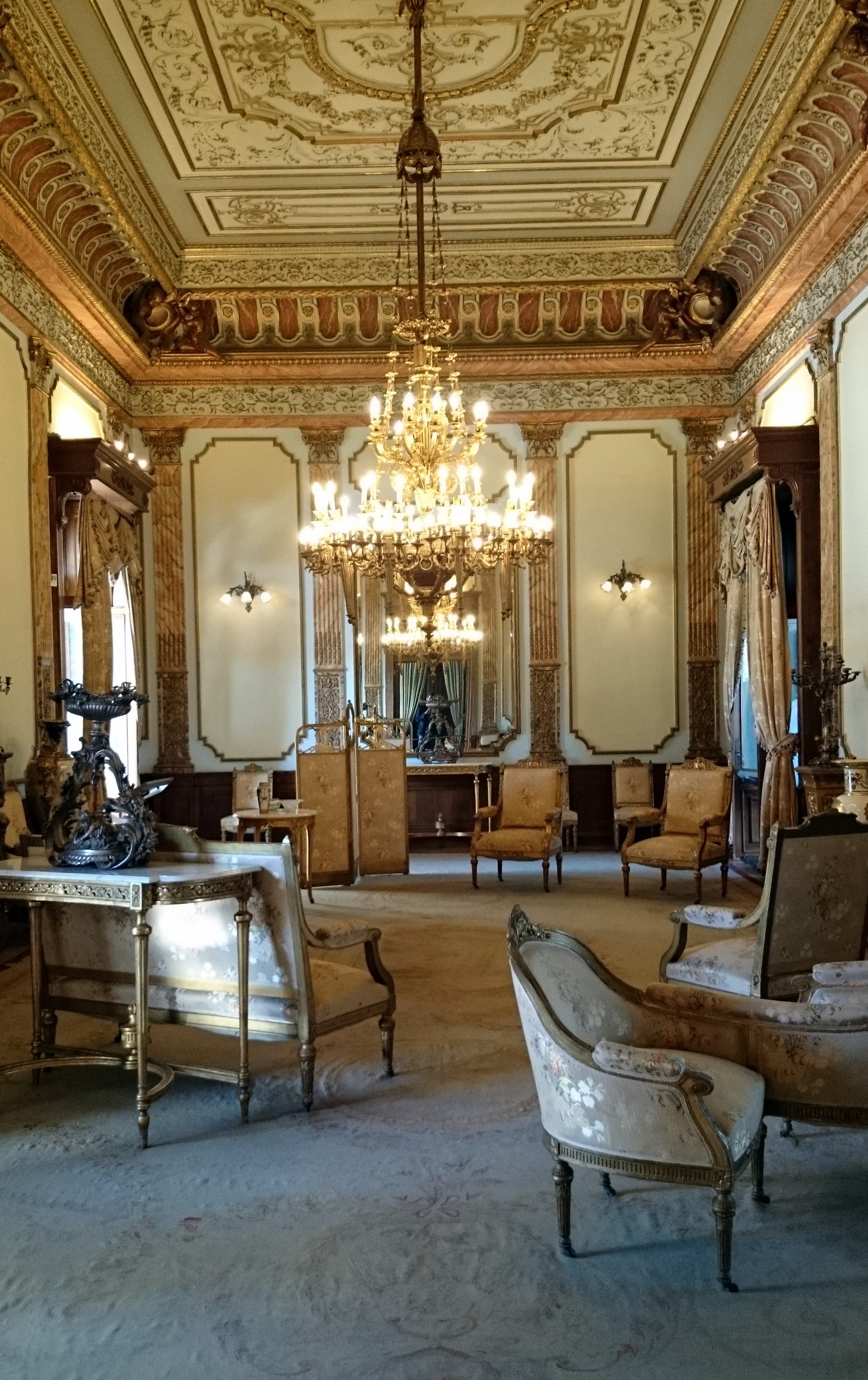 National Museum of History at Chapultepec Castle : Mexico City ...