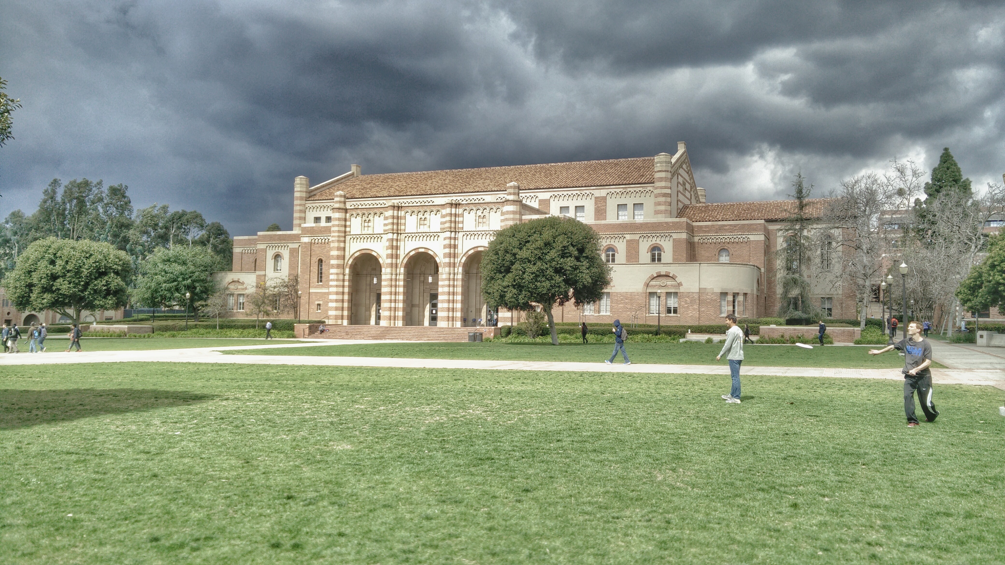 UCLA campus : Los Angeles – California | Visions of Travel