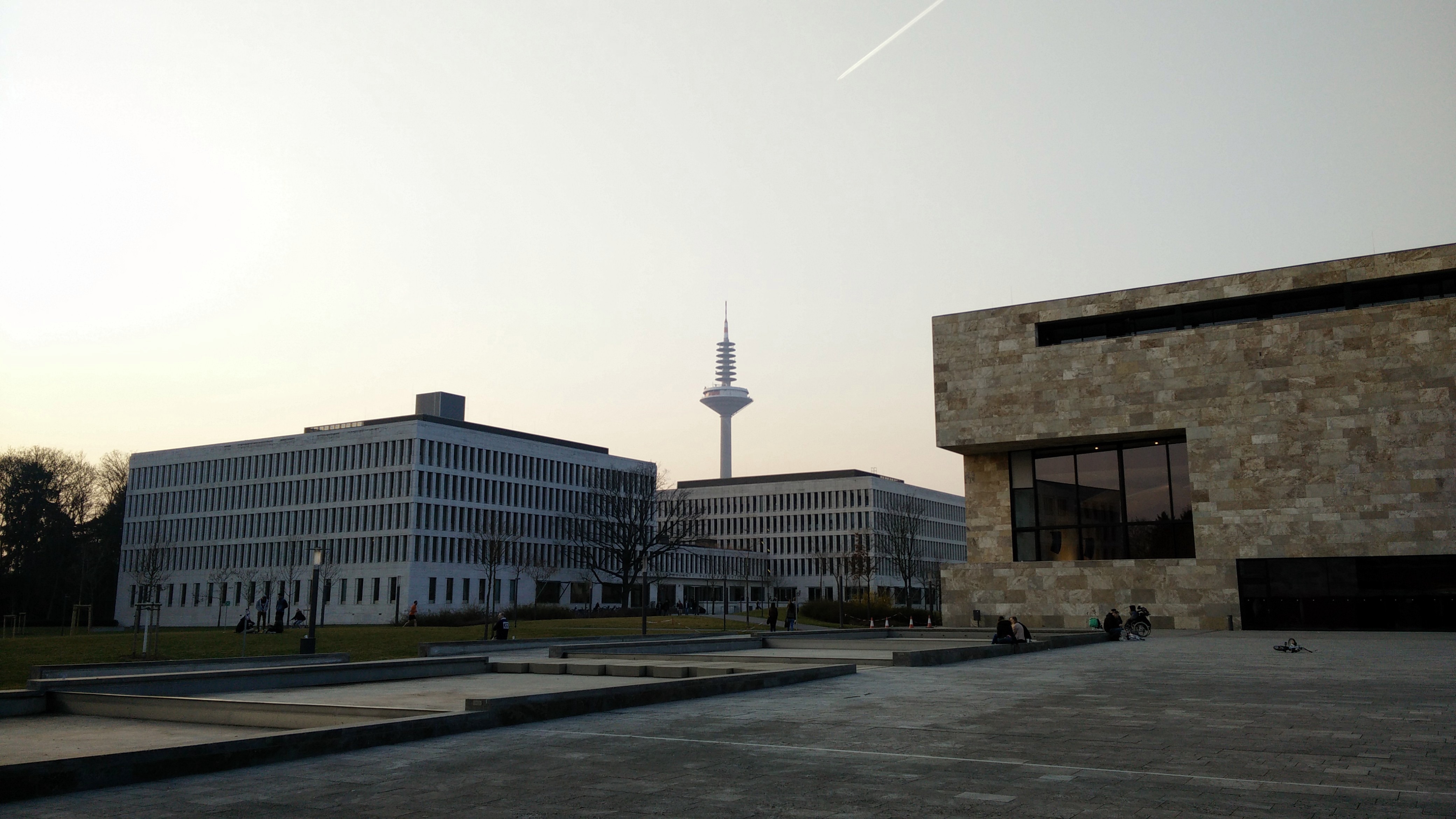 Goethe University campus, Grüneburg Park, and Korean Garden : Frankfurt ...