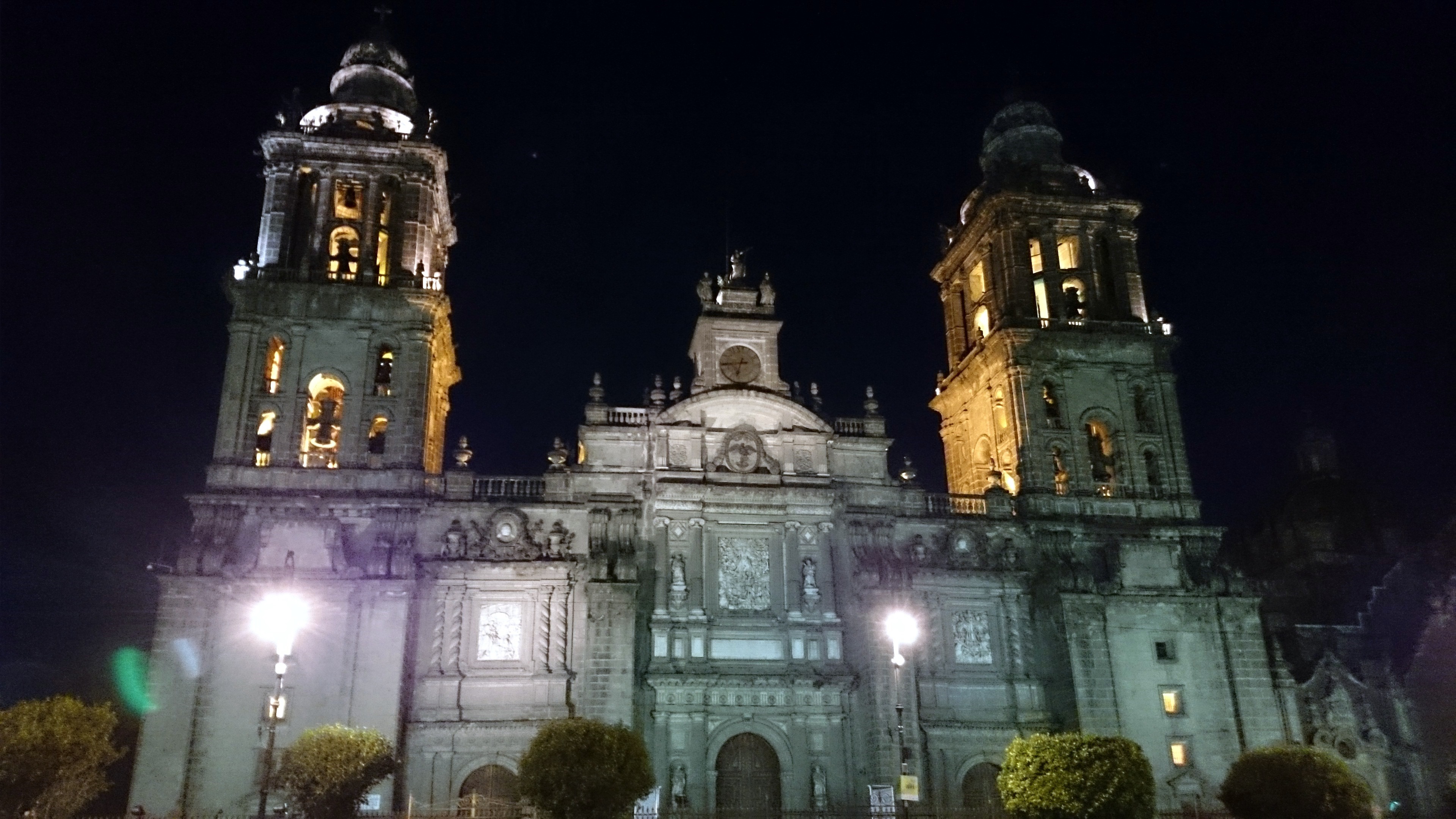 Metropolitan Cathedral and Constitution Plaza : Zocalo Mexico City ...
