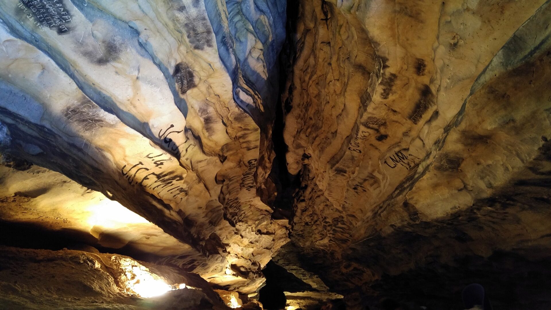 Following Tom Sawyer into Mark Twain Cave : Hannibal Missouri | Visions ...