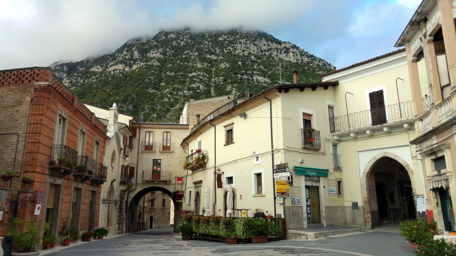 Pacentro Italy History at Evie Rounsevell blog