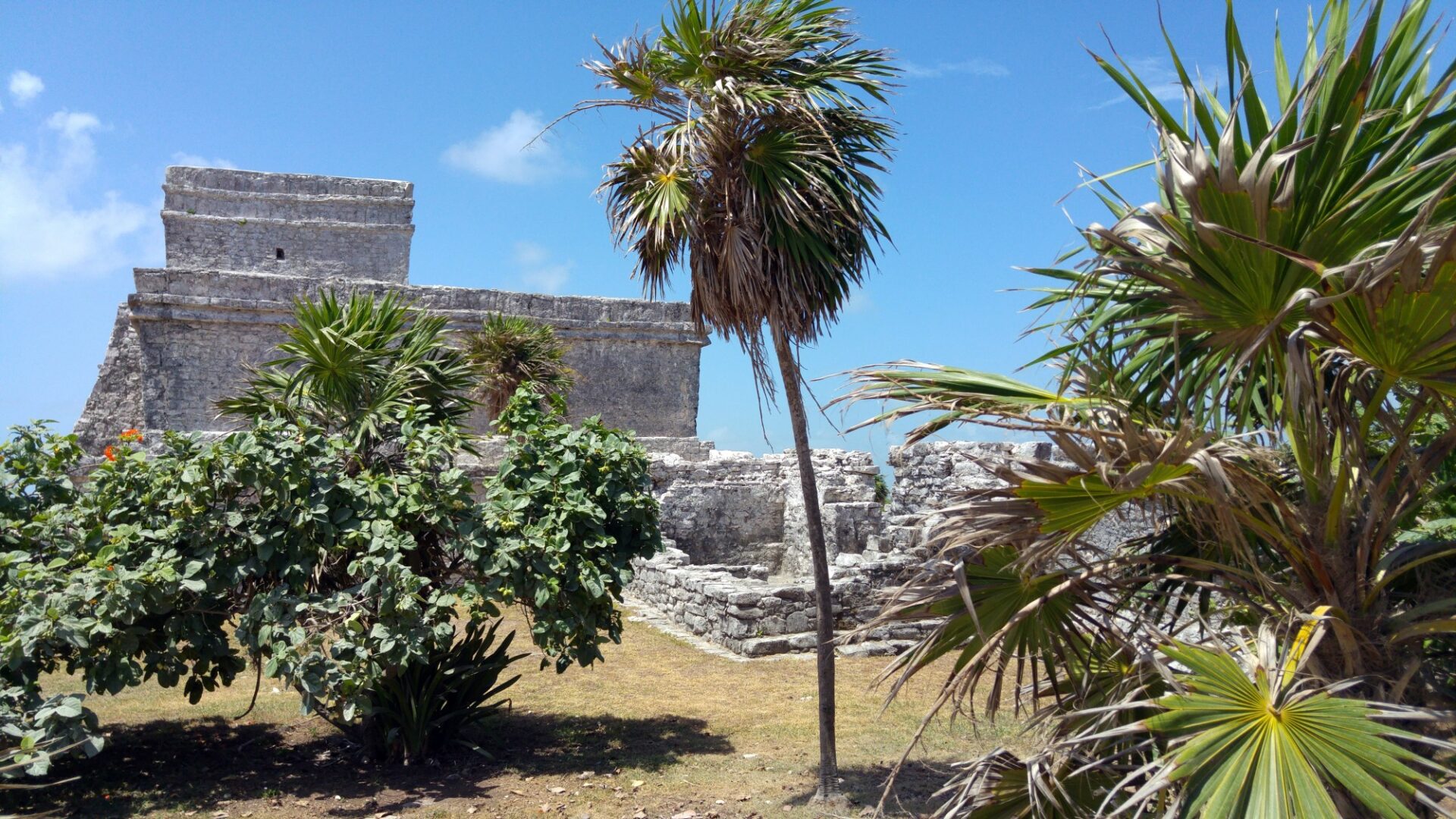 Mayan Pyramids Ruins at Tulum Archeological Site : Cancun Mexico ...