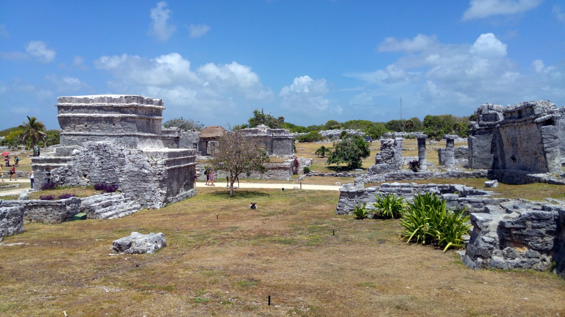 Mayan Pyramids Ruins at Tulum Archeological Site : Cancun Mexico ...