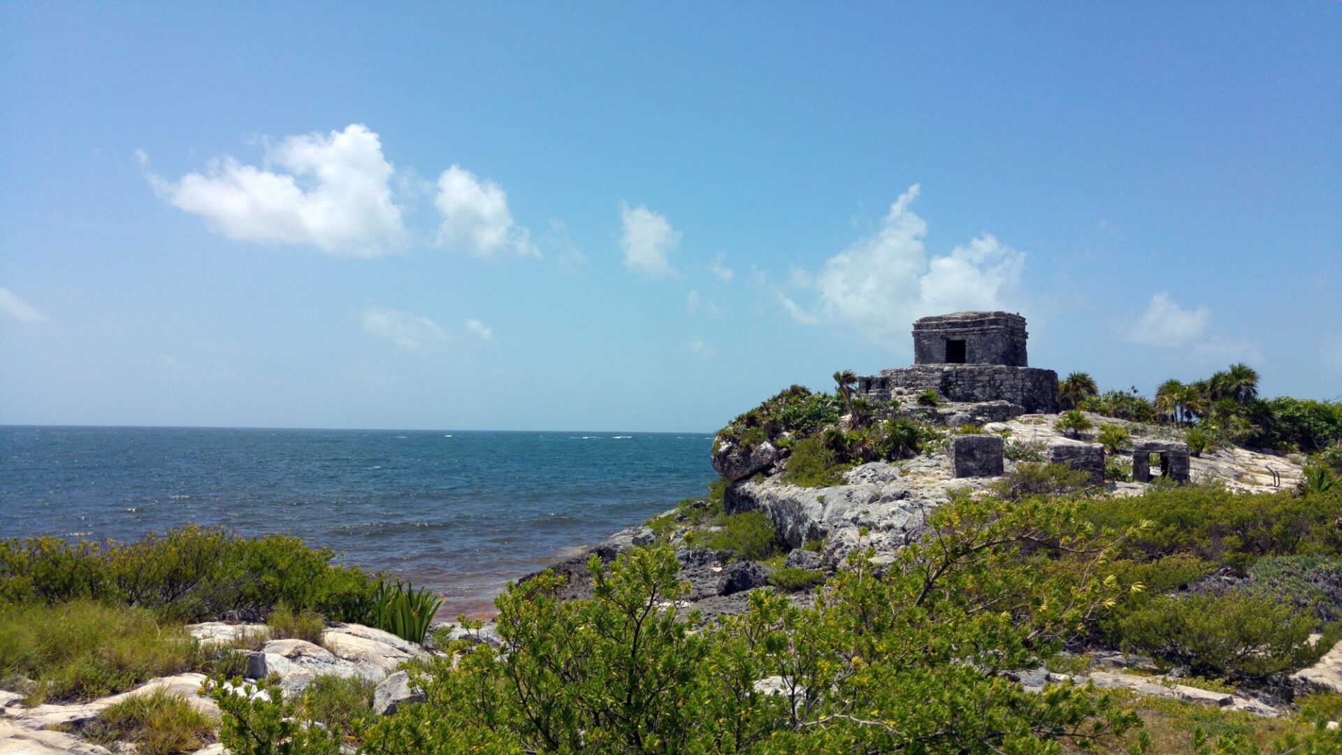 Mayan Pyramids Ruins at Tulum Archeological Site : Cancun Mexico ...