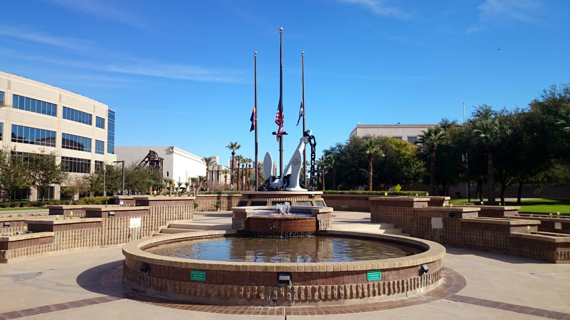 War memorial and Arizona capitol building : Phoenix | Visions of Travel