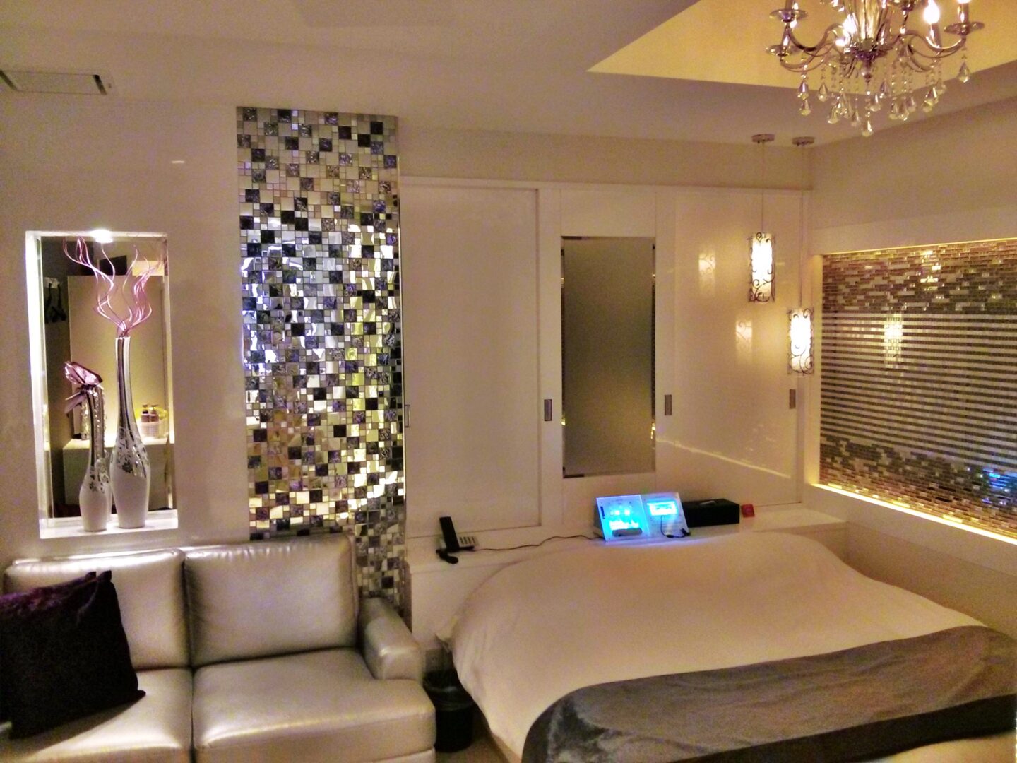 Tokyo love motels | Visions of Travel