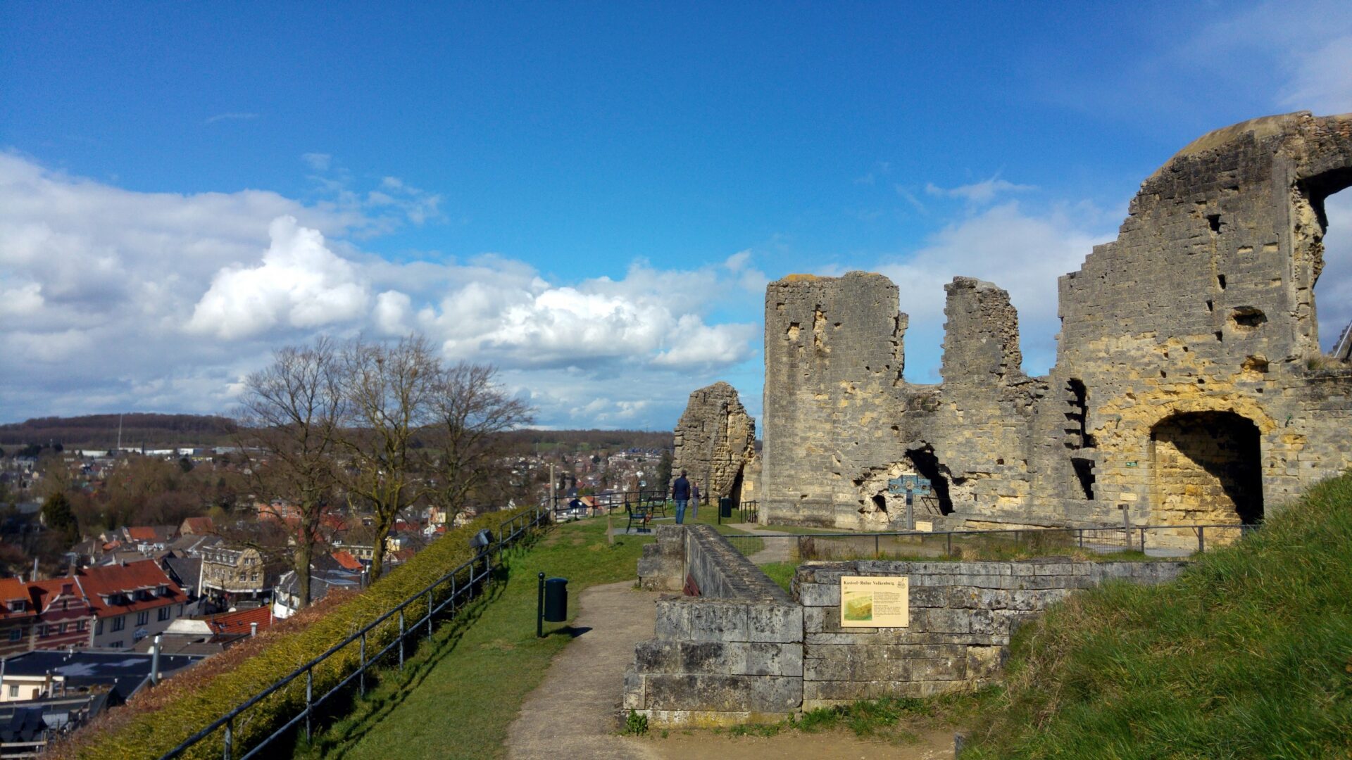 Valkenburg Castle : Limburg | Visions of Travel