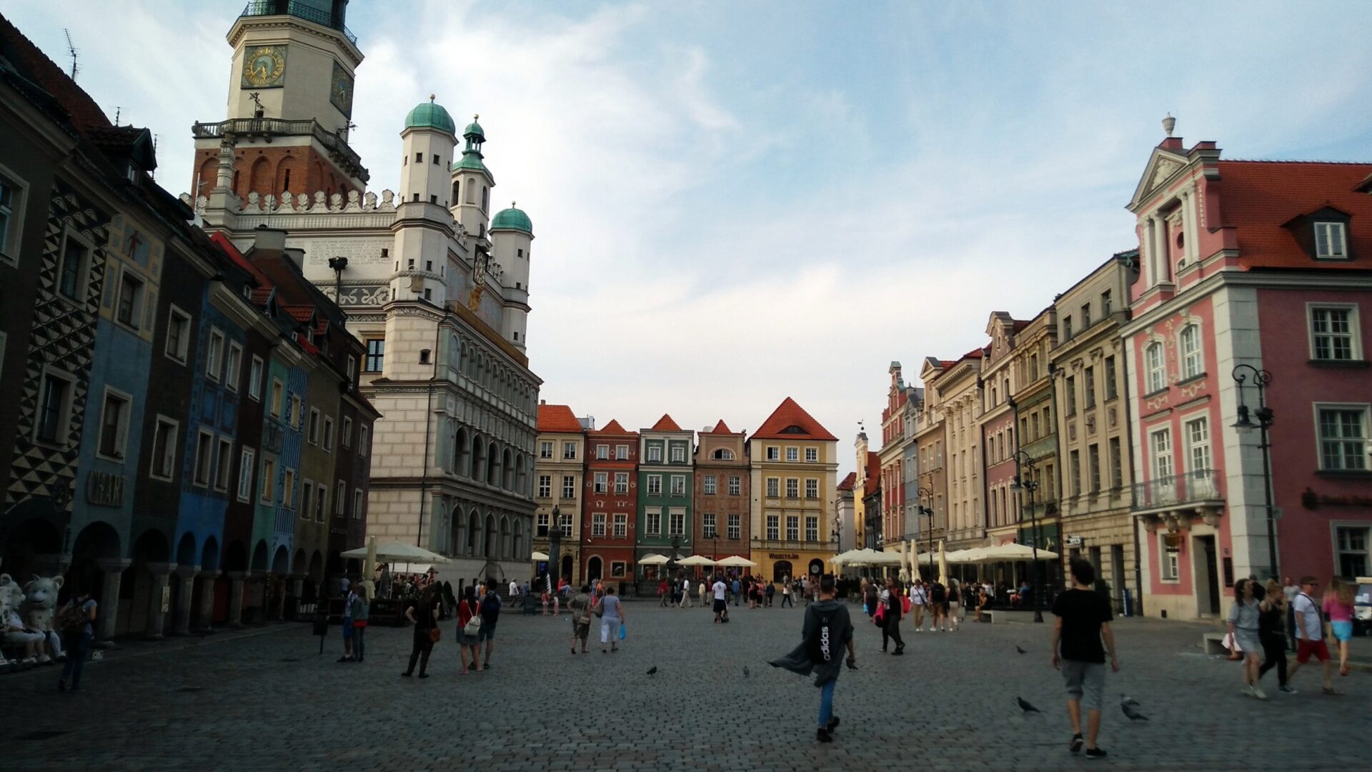 Town Hall Market Square : Old Town Poznan | Visions of Travel