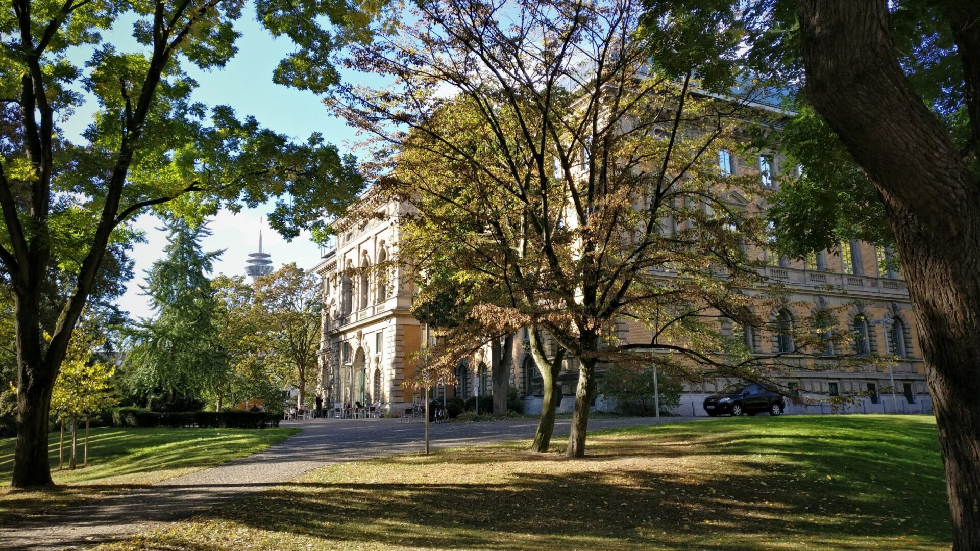 Visions of Dusseldorf : Germany | Visions of Travel