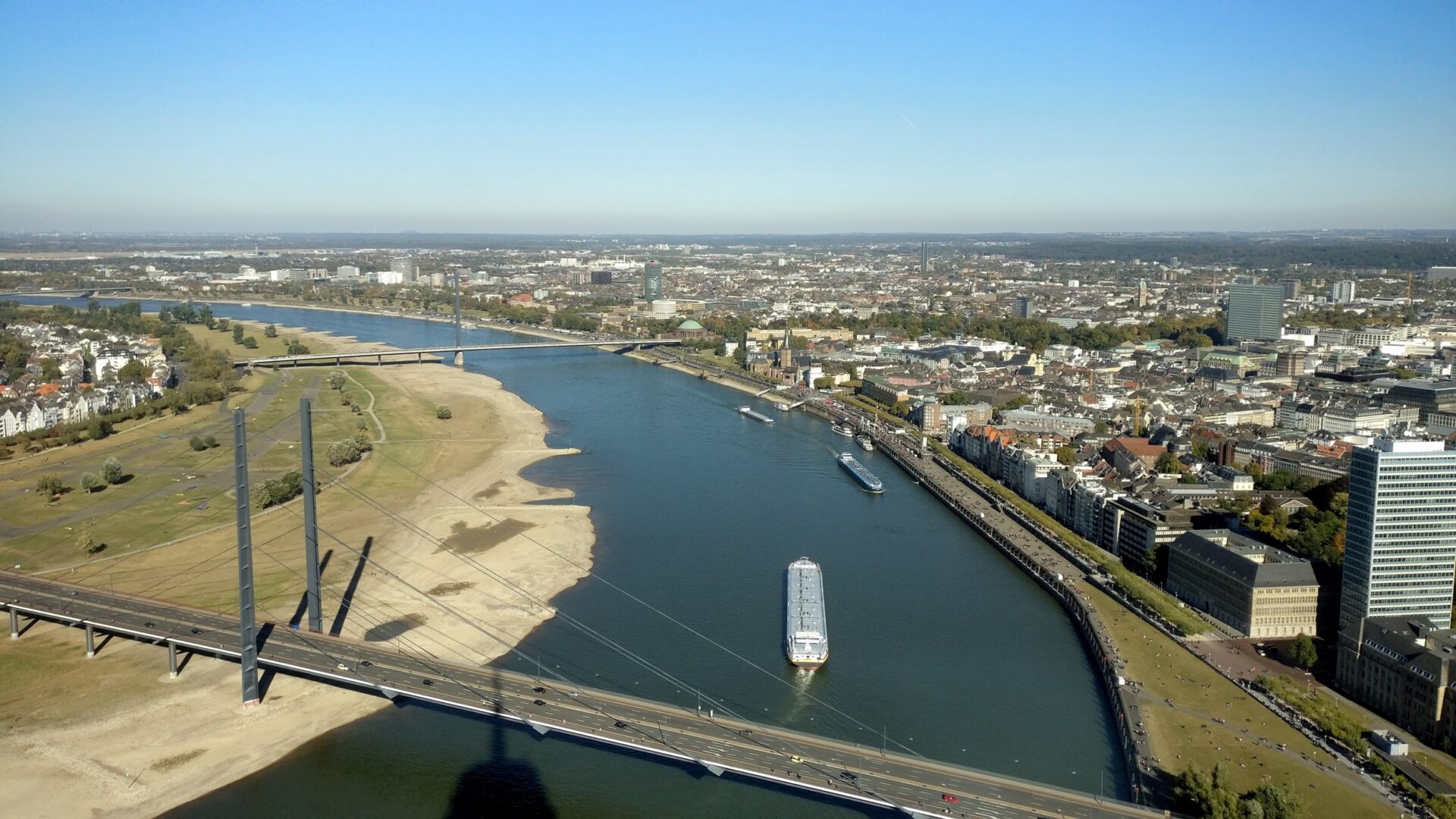 Rhine Tower Rheinturm : Dusseldorf | Visions of Travel