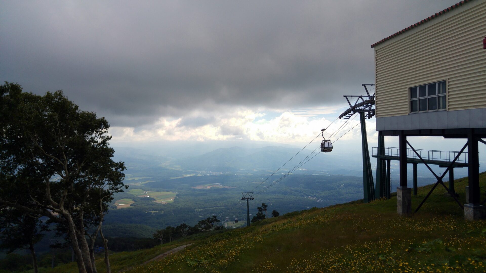 Mount Niseko-Annupuri cable car : Hokkaido | Visions of Travel