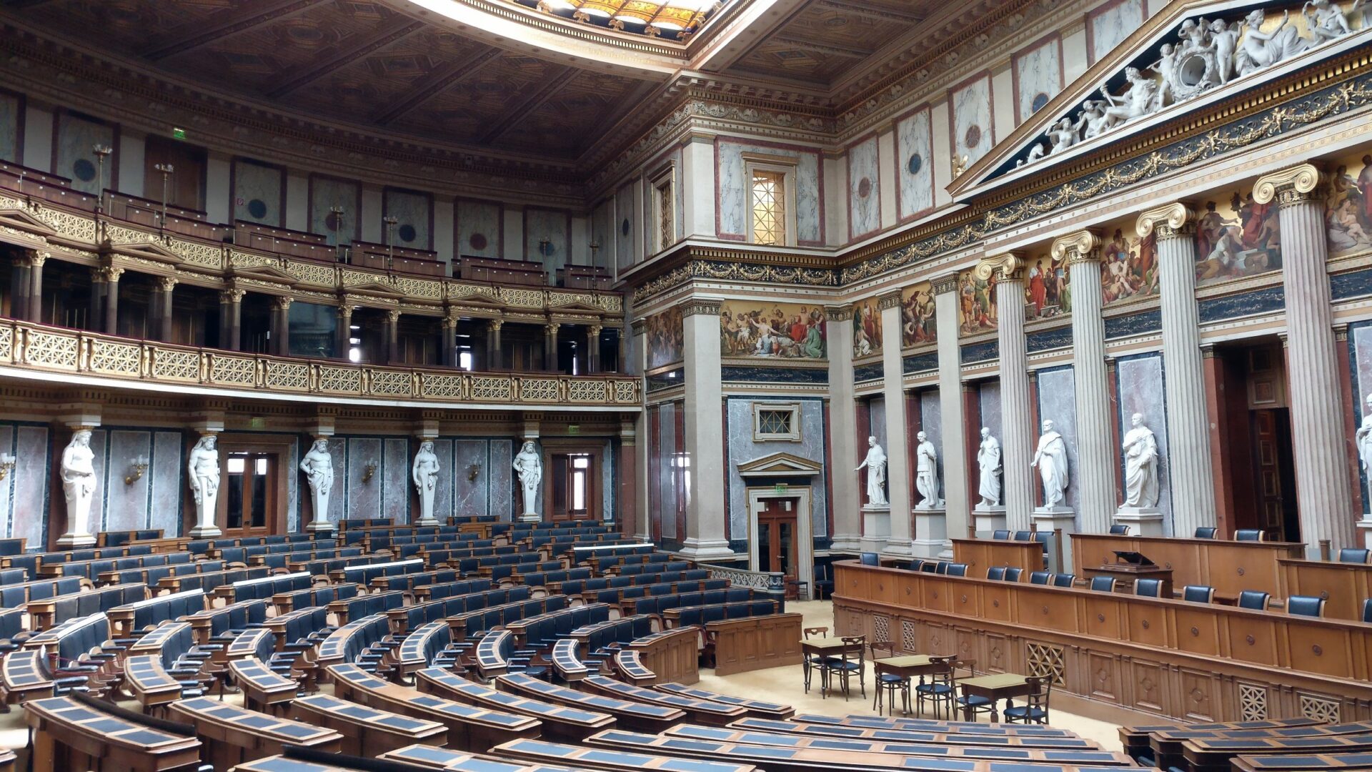 Rathaus & Rathausplatz : Vienna | Visions of Travel