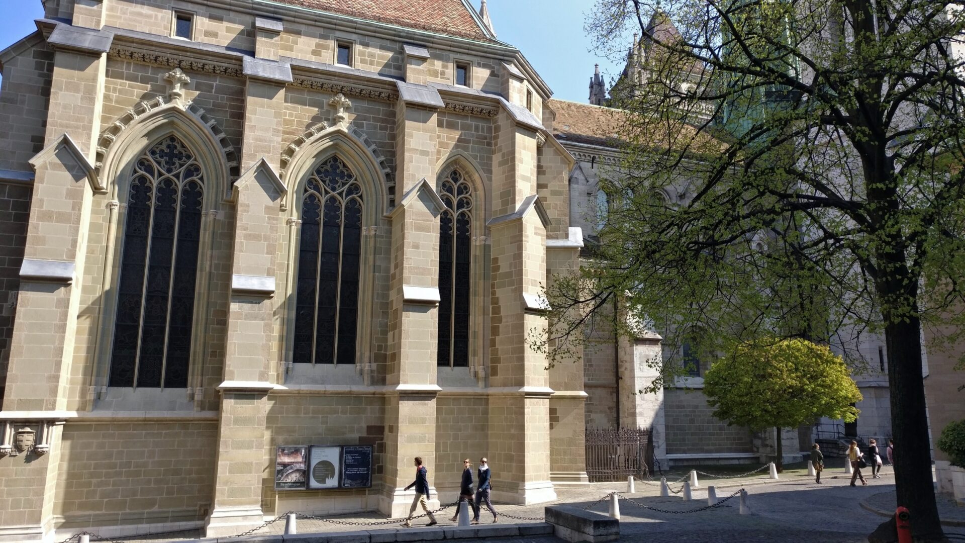Saint-Pierre Cathedral : Geneva | Visions of Travel