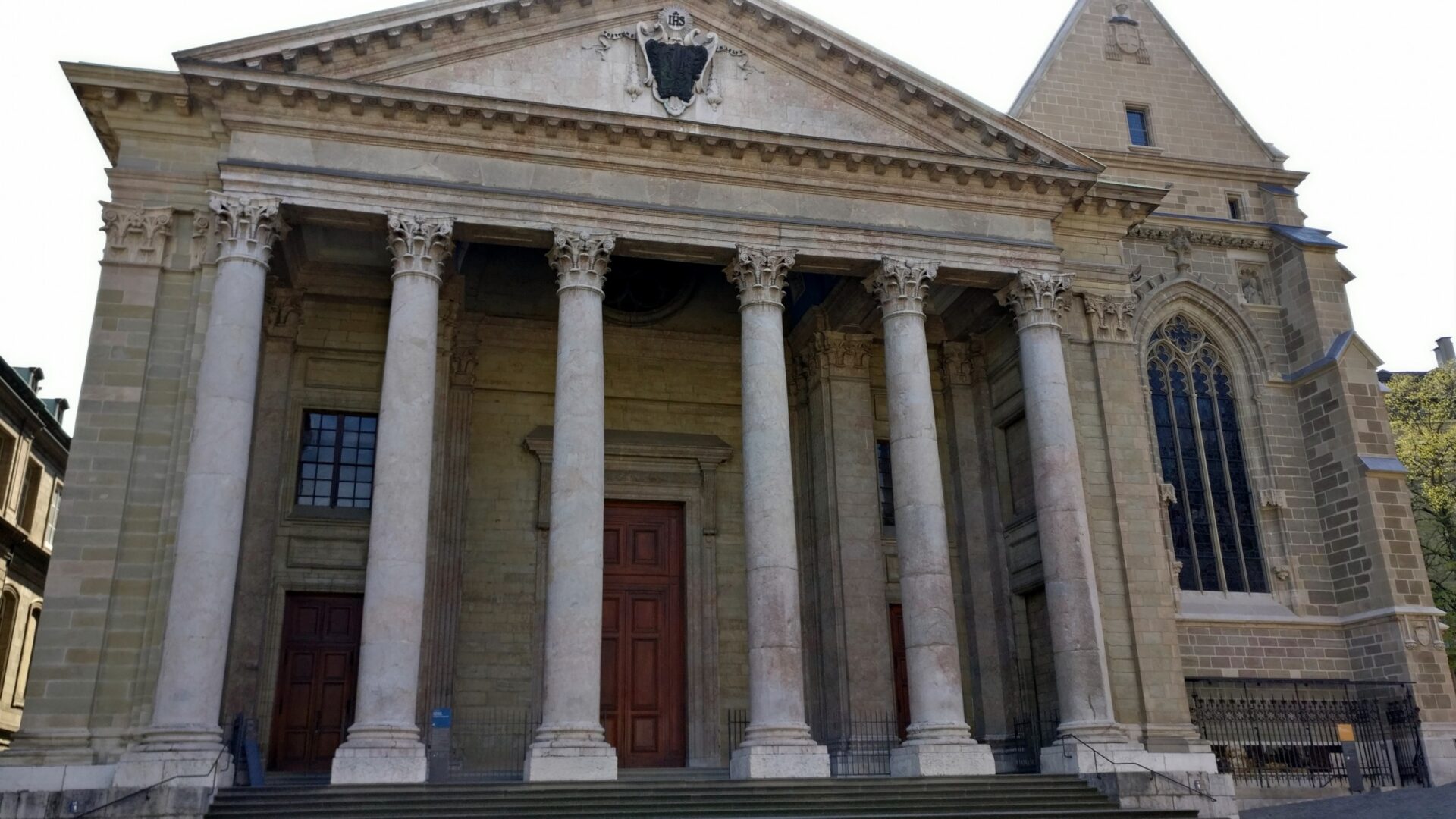 Saint-Pierre Cathedral : Geneva | Visions of Travel