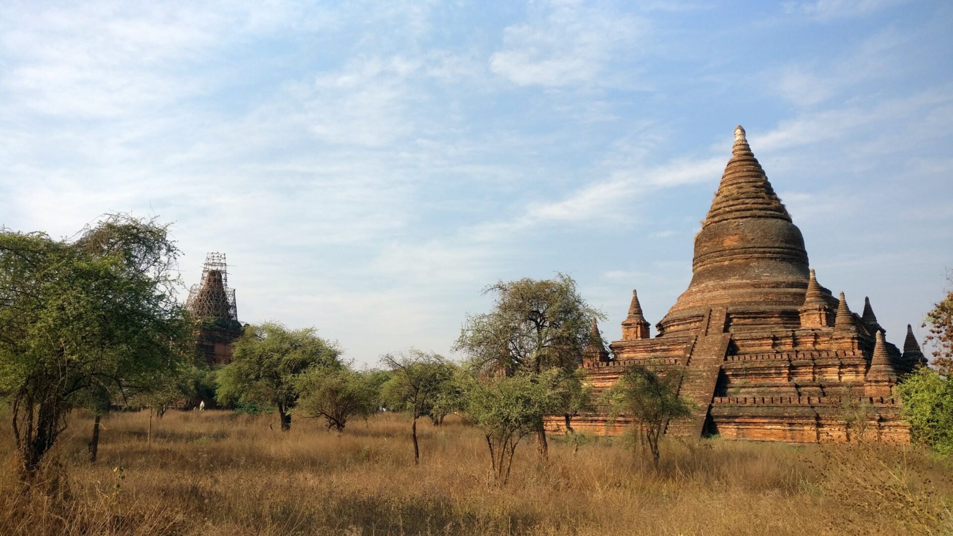 Bagan Day 1 Temple Run Part 1 : Burma | Visions of Travel