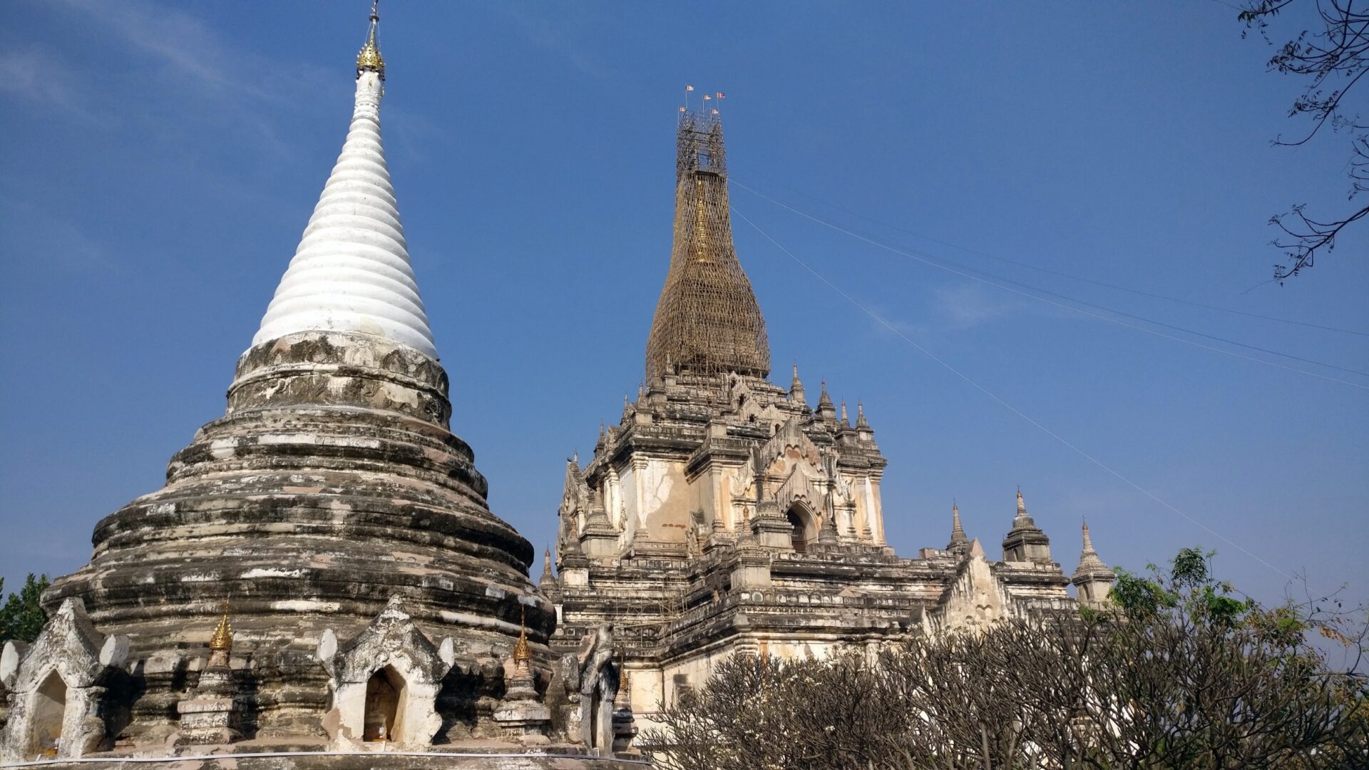 Bagan Day 1 Temple Run Part 1 : Burma | Visions of Travel