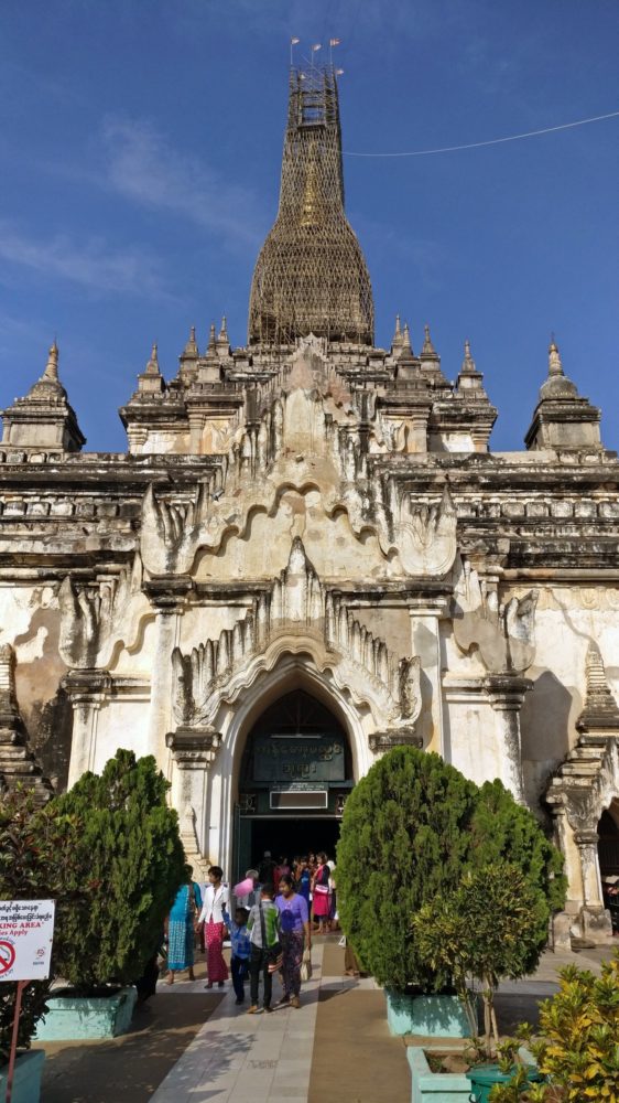 Bagan Day 1 Temple Run Part 1 : Burma | Visions of Travel