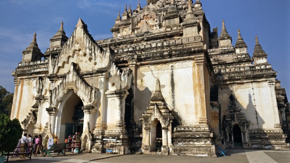 Bagan Day 1 Temple Run Part 1 : Burma | Visions of Travel