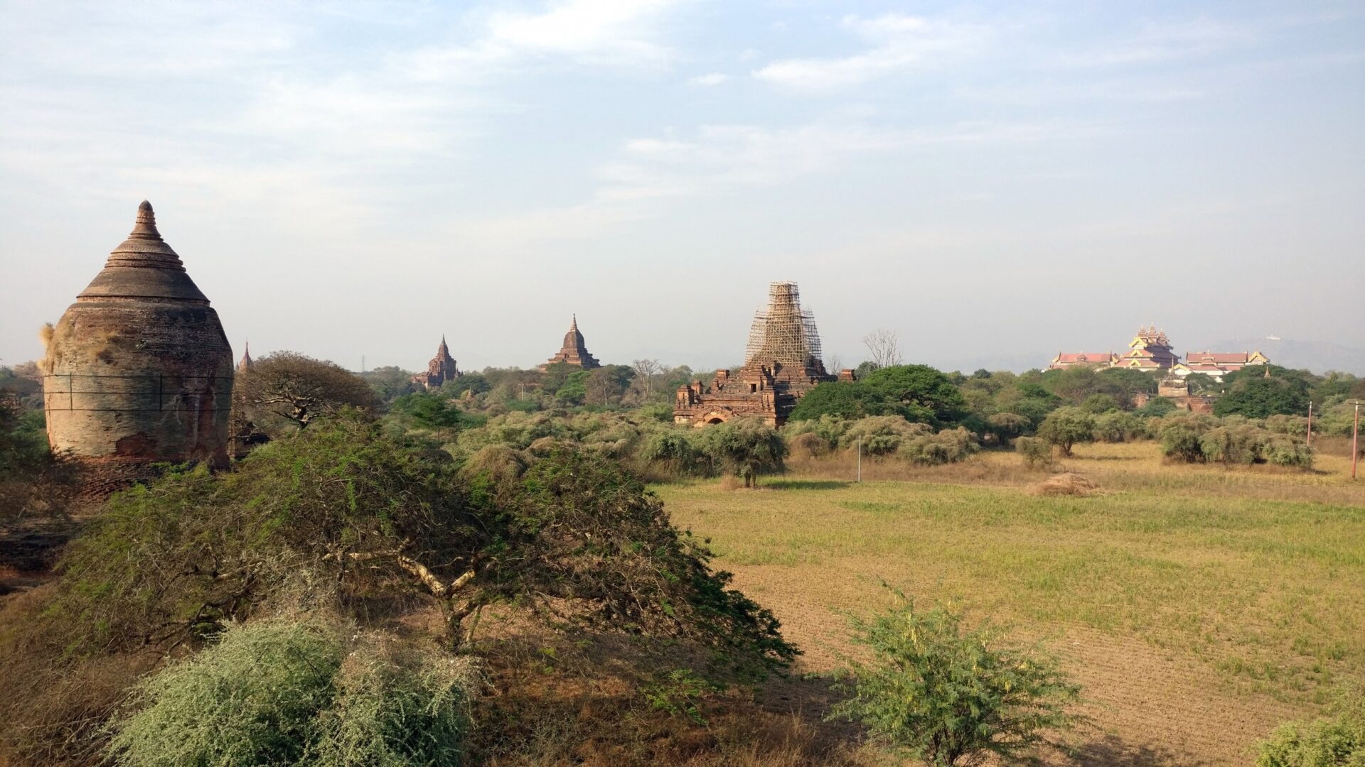 Bagan Day 1 Temple Run Part 1 : Burma | Visions of Travel