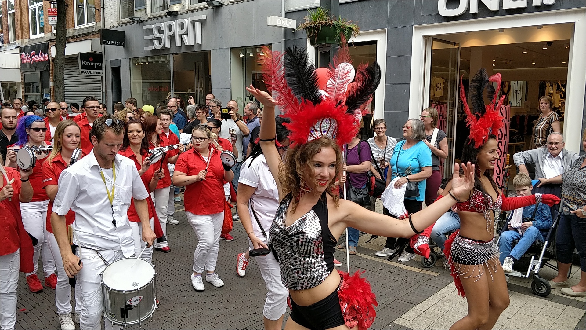 Samba festival Heerlen Netherlands | Visions of Travel