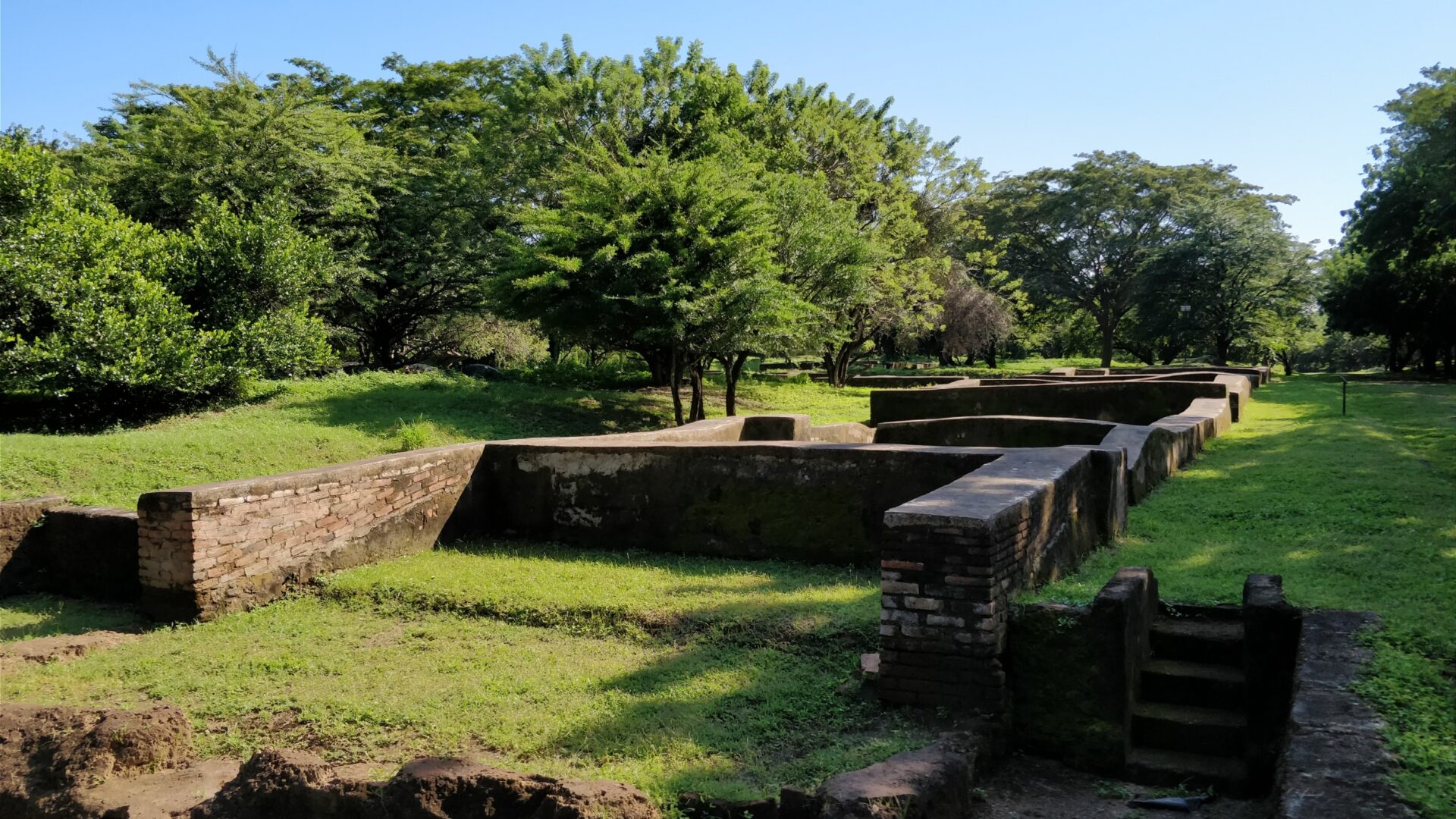 San Jacinto & Ruinas de Leon Viejo : Nicaragua | Visions of Travel