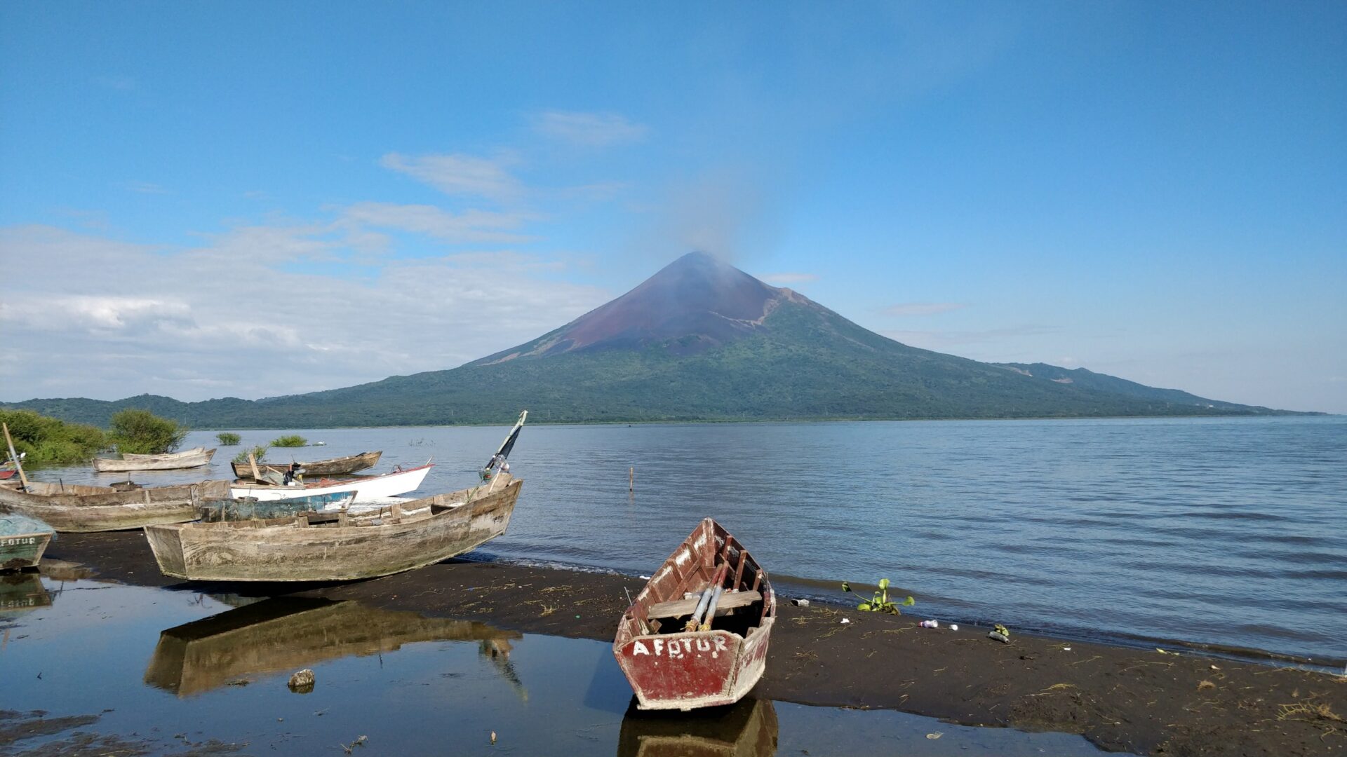 San Jacinto & Ruinas de Leon Viejo : Nicaragua | Visions of Travel