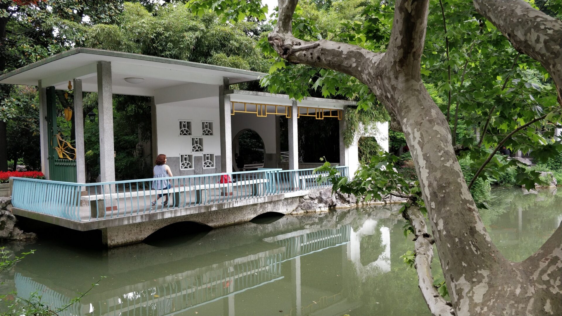 Old residences & Fuxing park : Shanghai | Visions of Travel