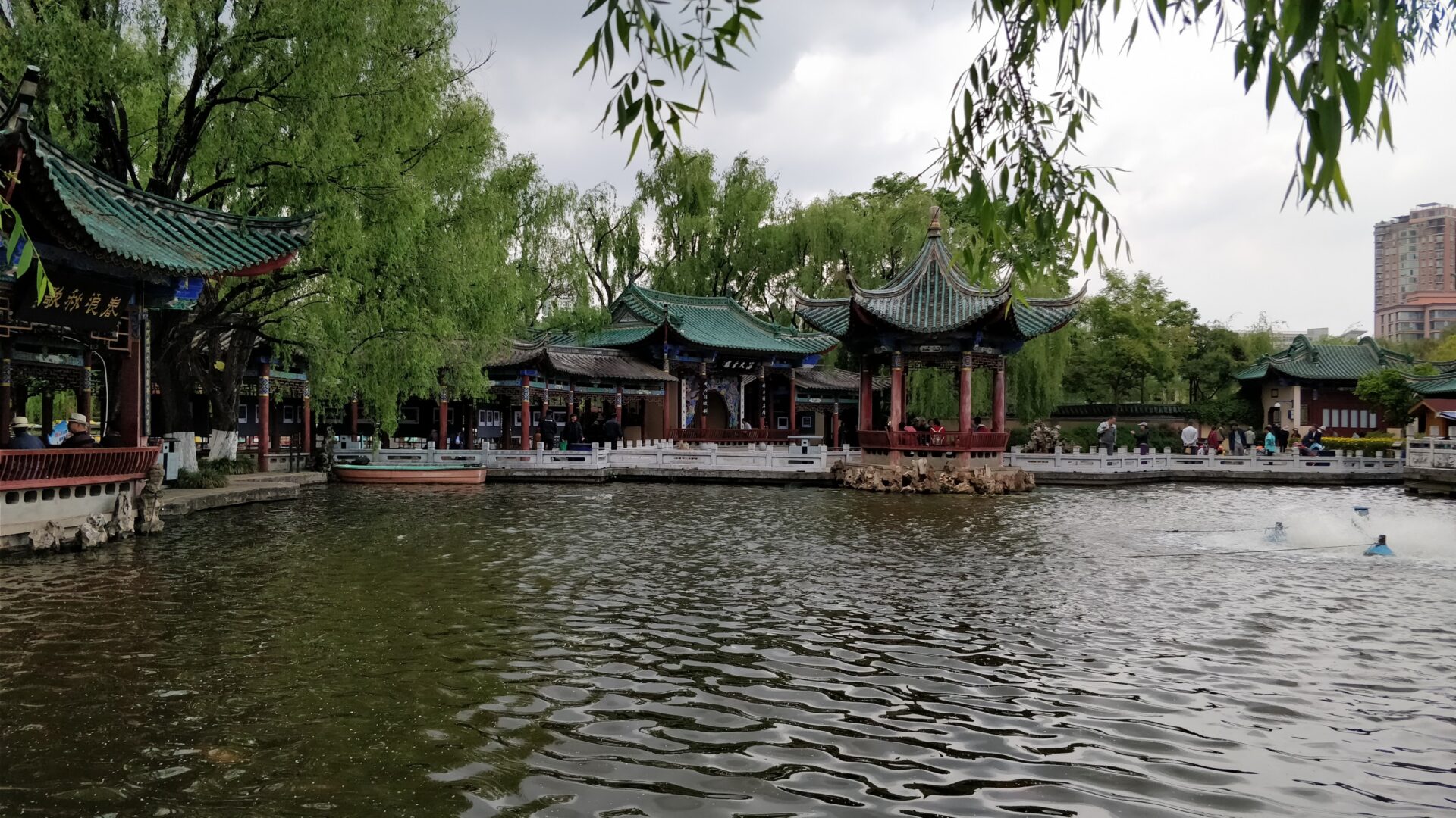 Green Lake Park and Yunnan University : Kunming China | Visions of Travel