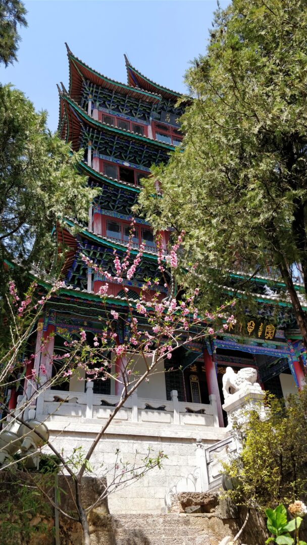 Lion Rock Mountain Wangu Tower : Lijiang China | Visions of Travel