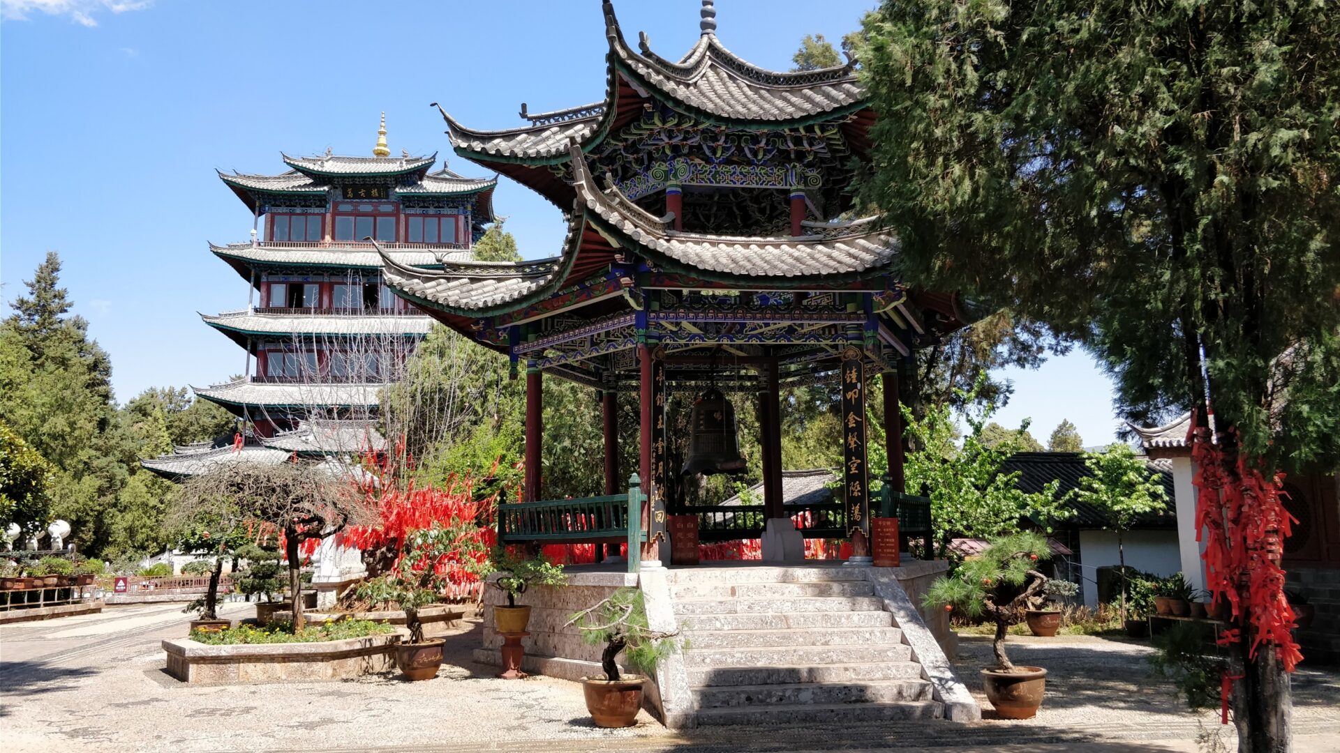 Lion Rock Mountain Wangu Tower : Lijiang China | Visions of Travel