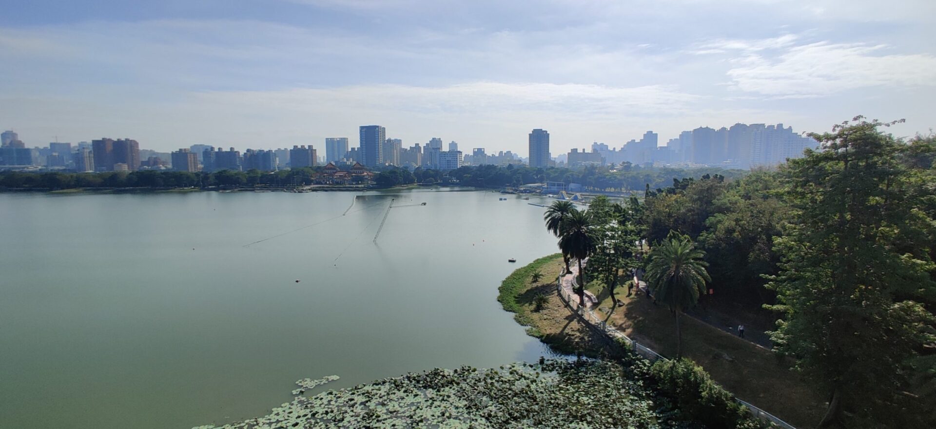 Taiwanese Temples of Lotus Pond Zuoying : Kaohsiung | Visions of Travel