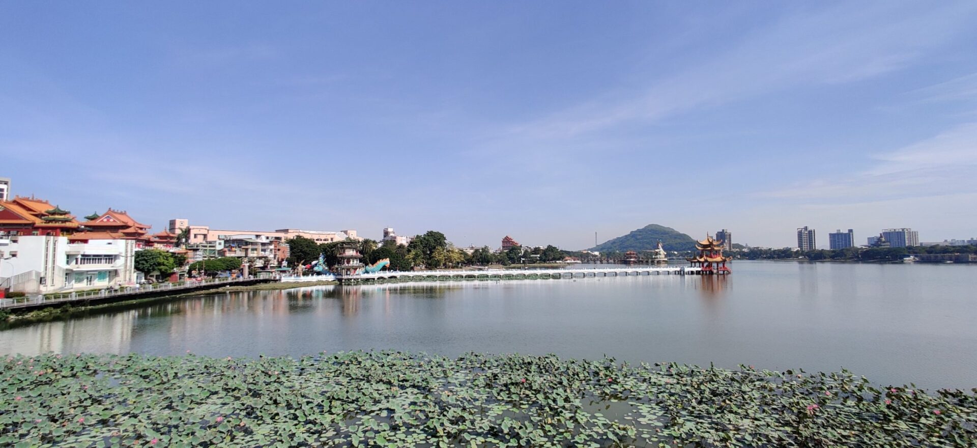 Taiwanese Temples of Lotus Pond Zuoying : Kaohsiung | Visions of Travel