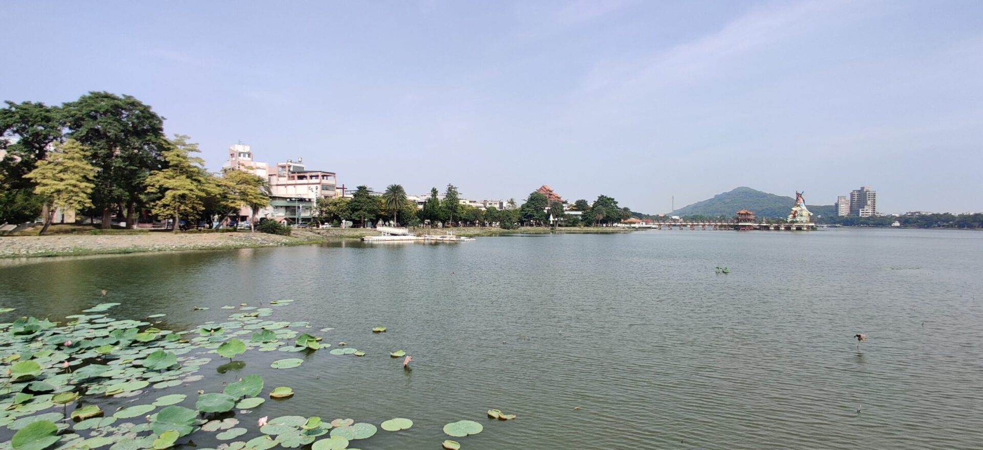 Taiwanese Temples of Lotus Pond Zuoying : Kaohsiung | Visions of Travel