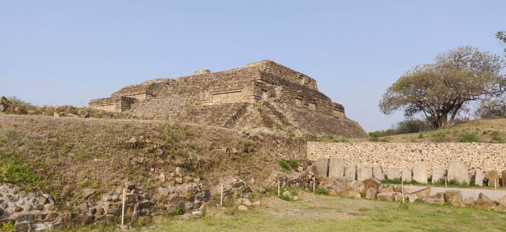 Monte Albán pyramids : Oaxaca Mexico | Visions of Travel