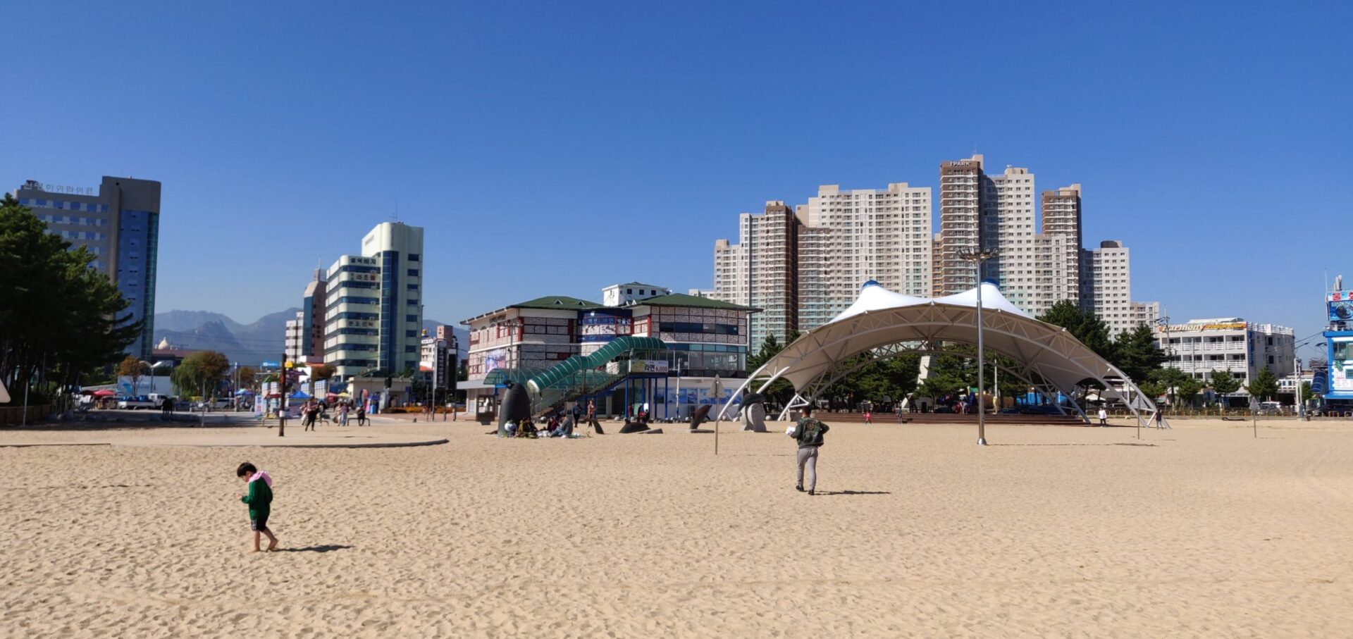 Seaside and local life : Sokcho South Korea | Visions of Travel
