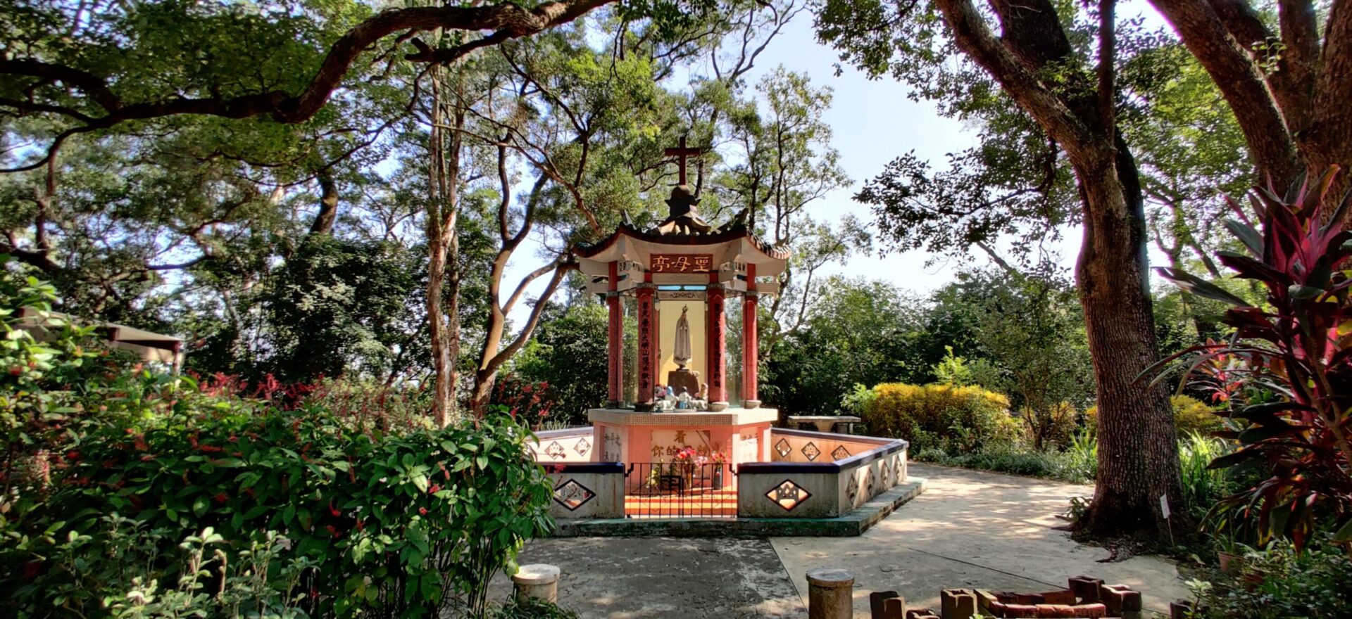 Mui Wo to Discovery Bay hike : Lantau Island Hong Kong | Visions of Travel