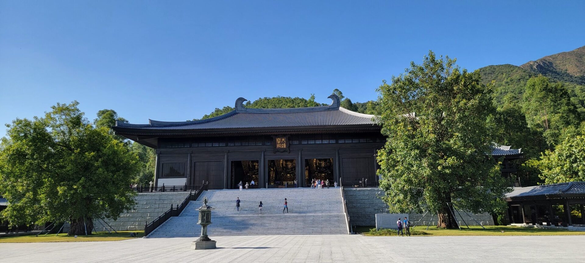 Tsz Shan Monastery & White Buddha : Northern Hong Kong | Visions of Travel